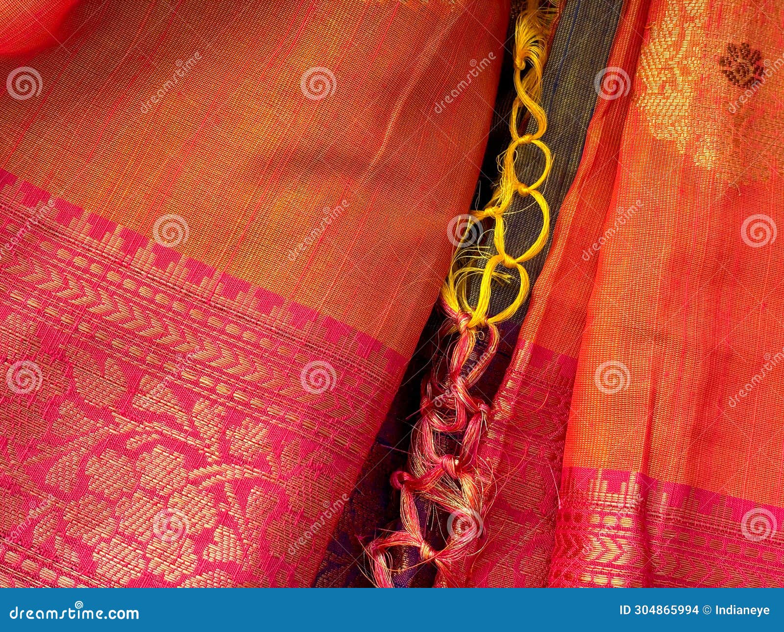 Indian Traditional Sari Nauvari, Which Means Nine Yards Pattern ...