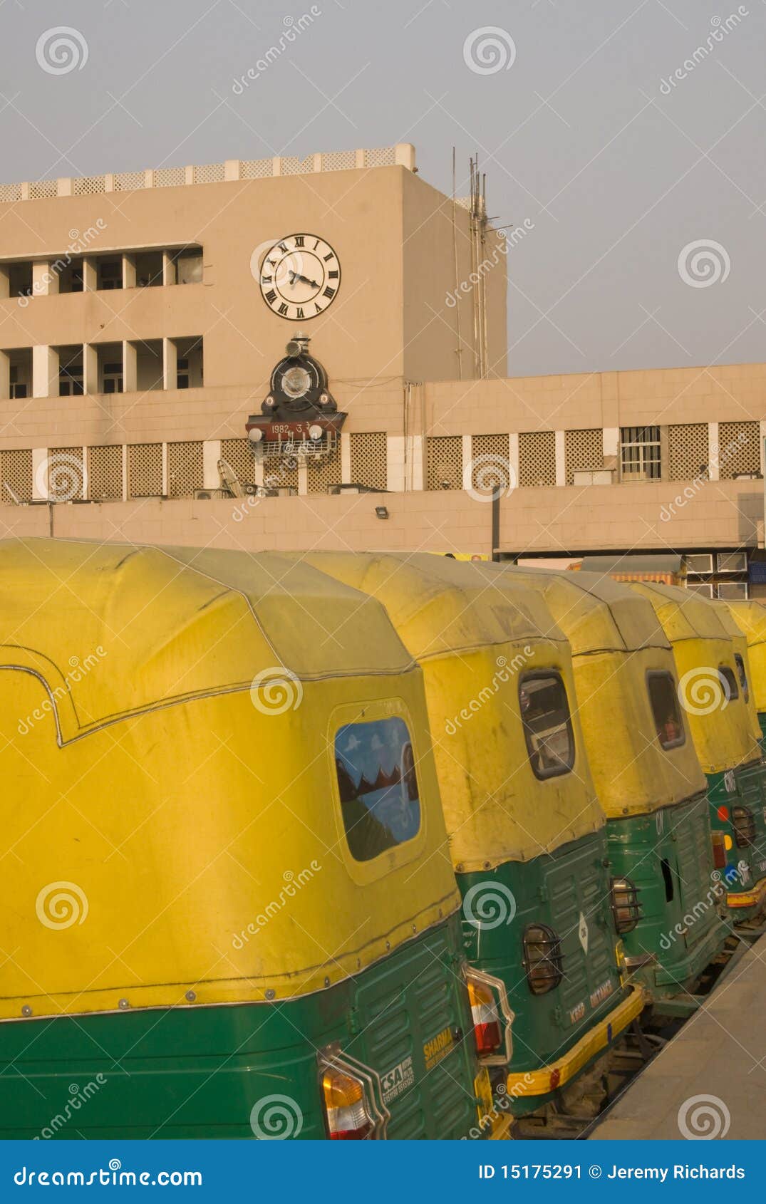 Indian Transport editorial photo. Image of vehicle, iconic - 15175291