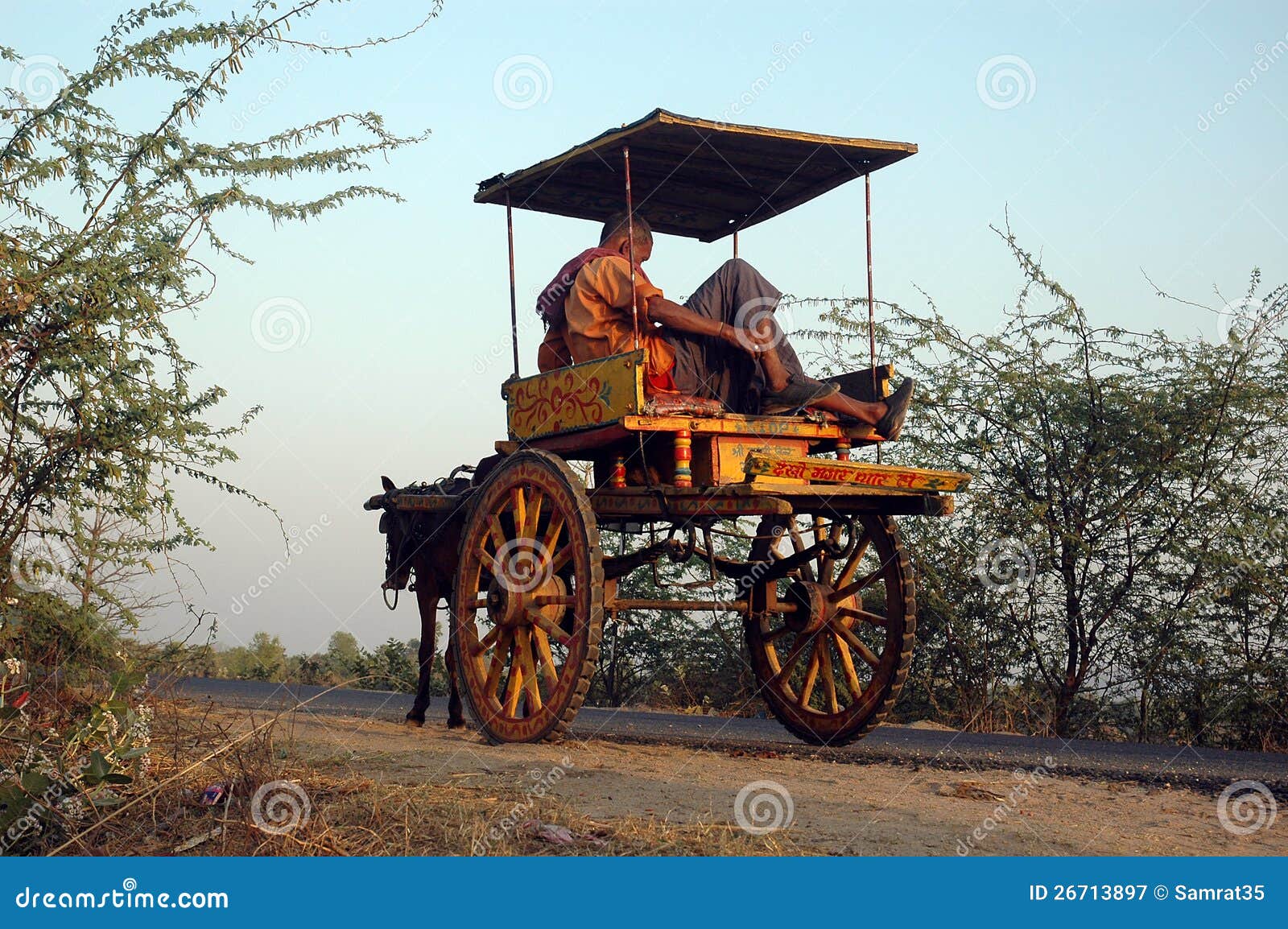 Indian Transportation editorial photography. Image of town - 26713897