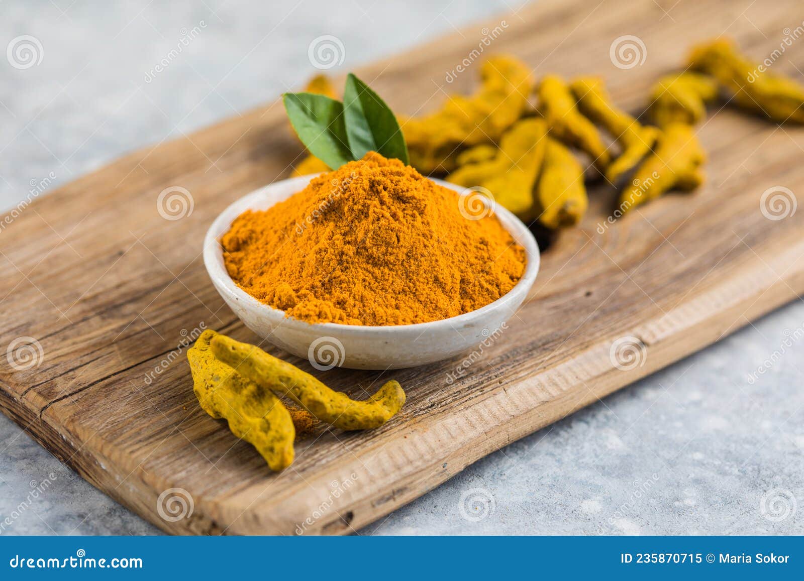 Indian Turmeric Powder and Root. Turmeric Spice Stock Image - Image of ...