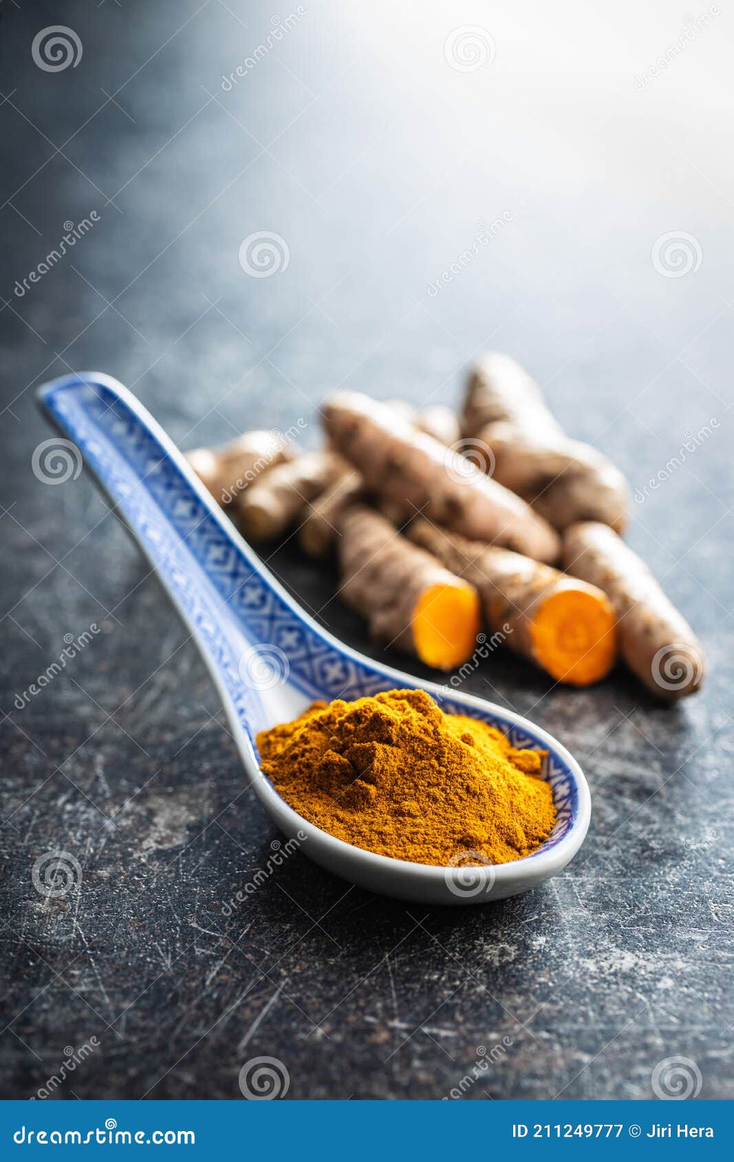 Indian Turmeric Powder and Root. Turmeric Spice Stock Image - Image of ...