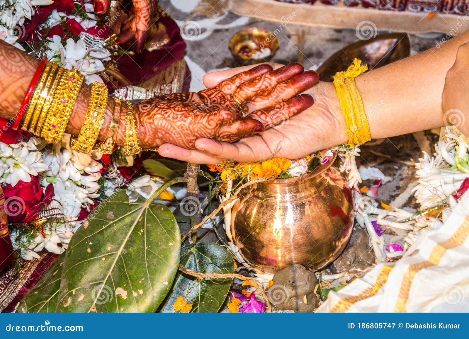 Indian Wedding Vows of Bride and Groom Stock Image - Image of ...