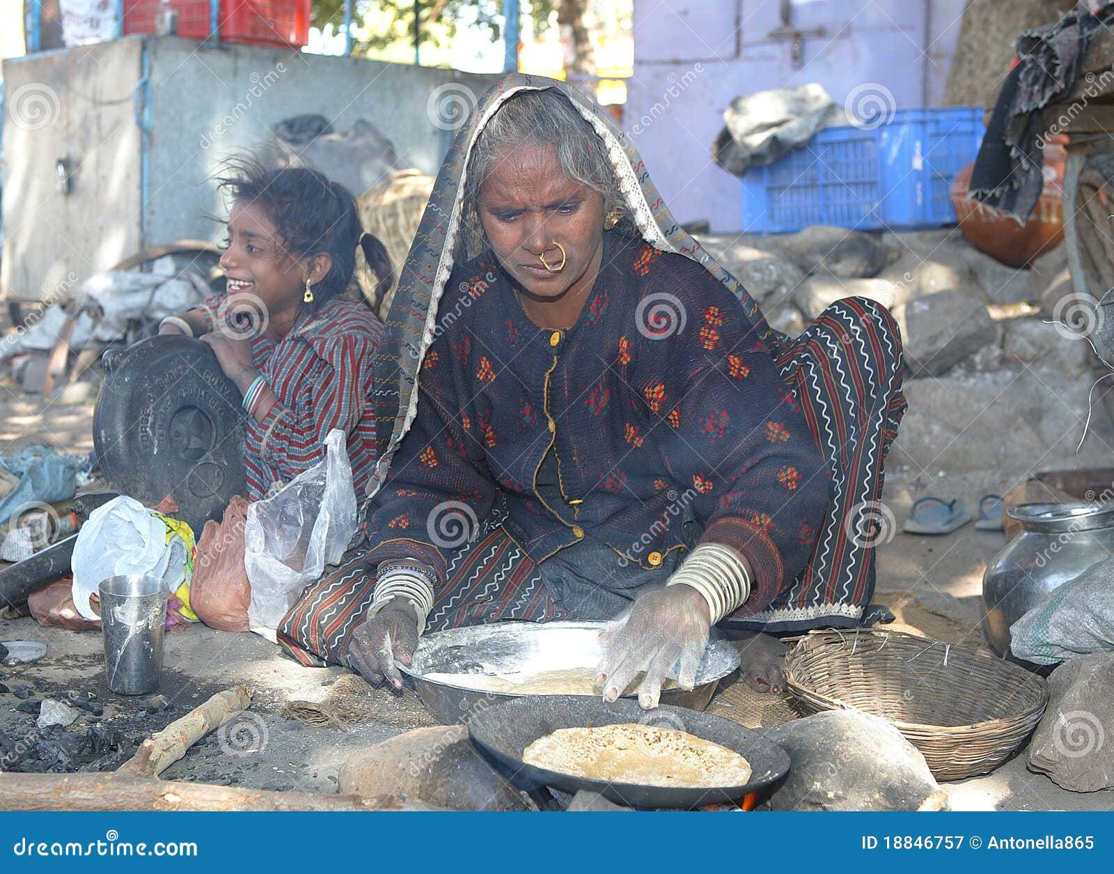 Indian Woman is Making Chapati Editorial Photography - Image of tourism ...