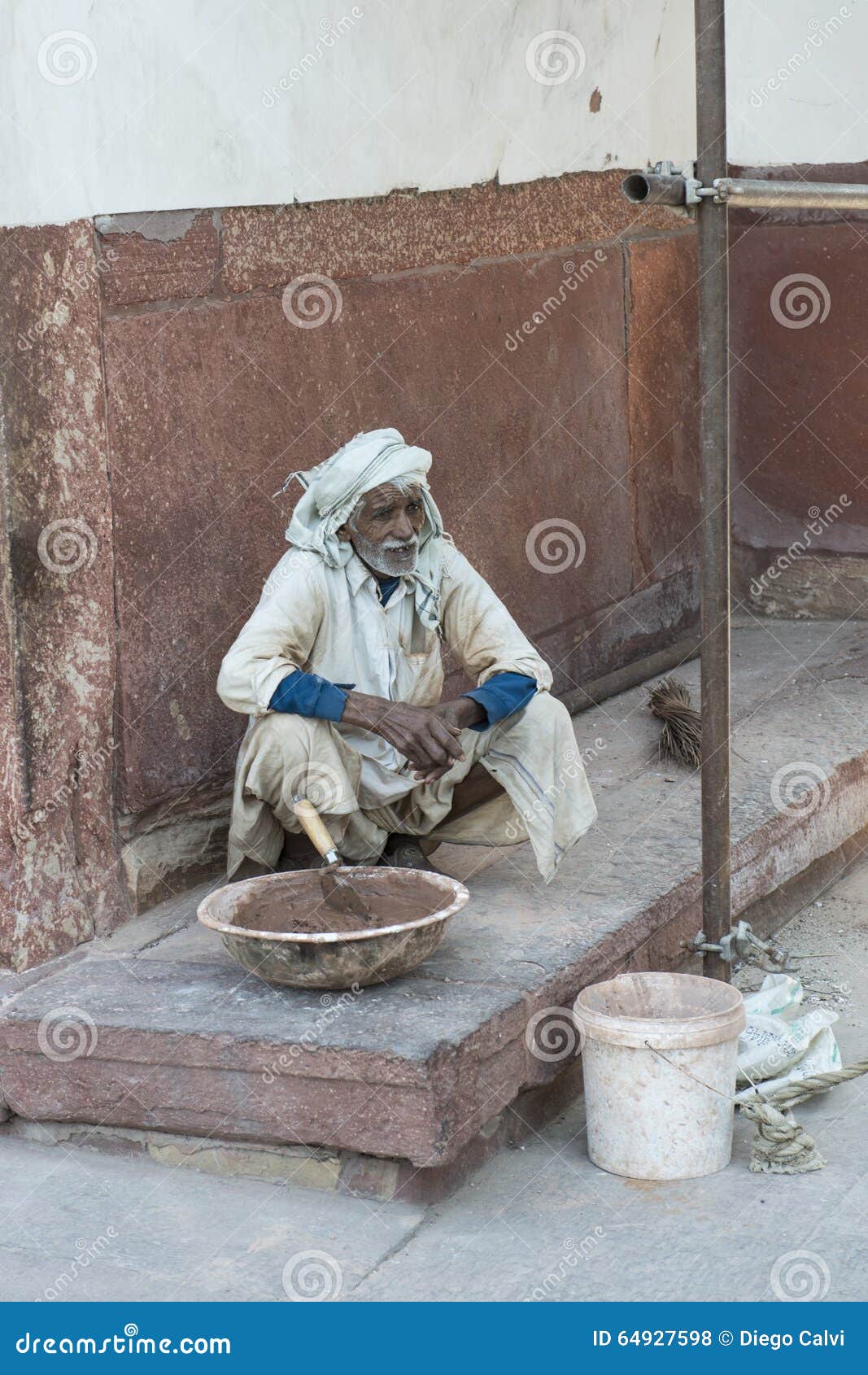 Indian worker, Agra, India editorial stock photo. Image of fortaleza ...