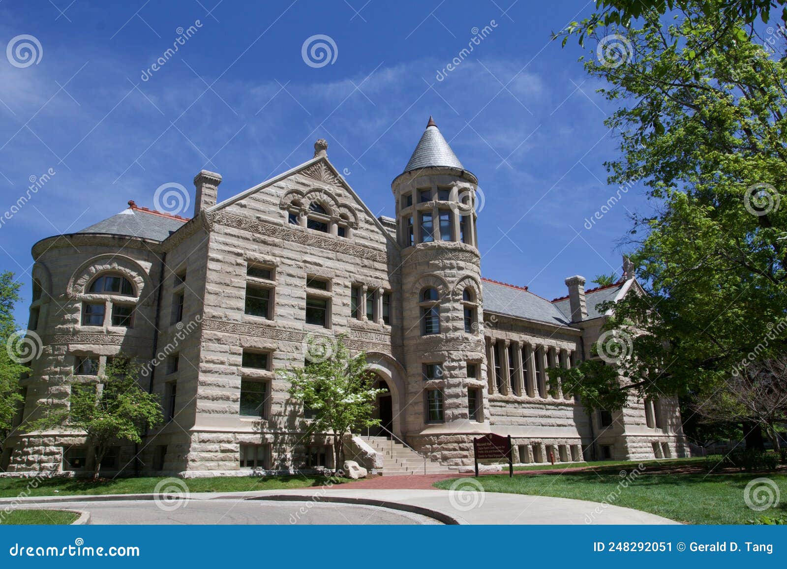 Indiana-Univ-Maxwell-Hall_847871.CR2 Editorial Photo - Image of curved ...