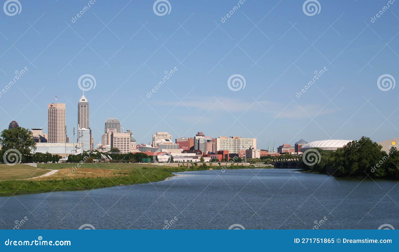 Indianapolis Skyline with Skyscrapers, RCA Dome and White River in ...