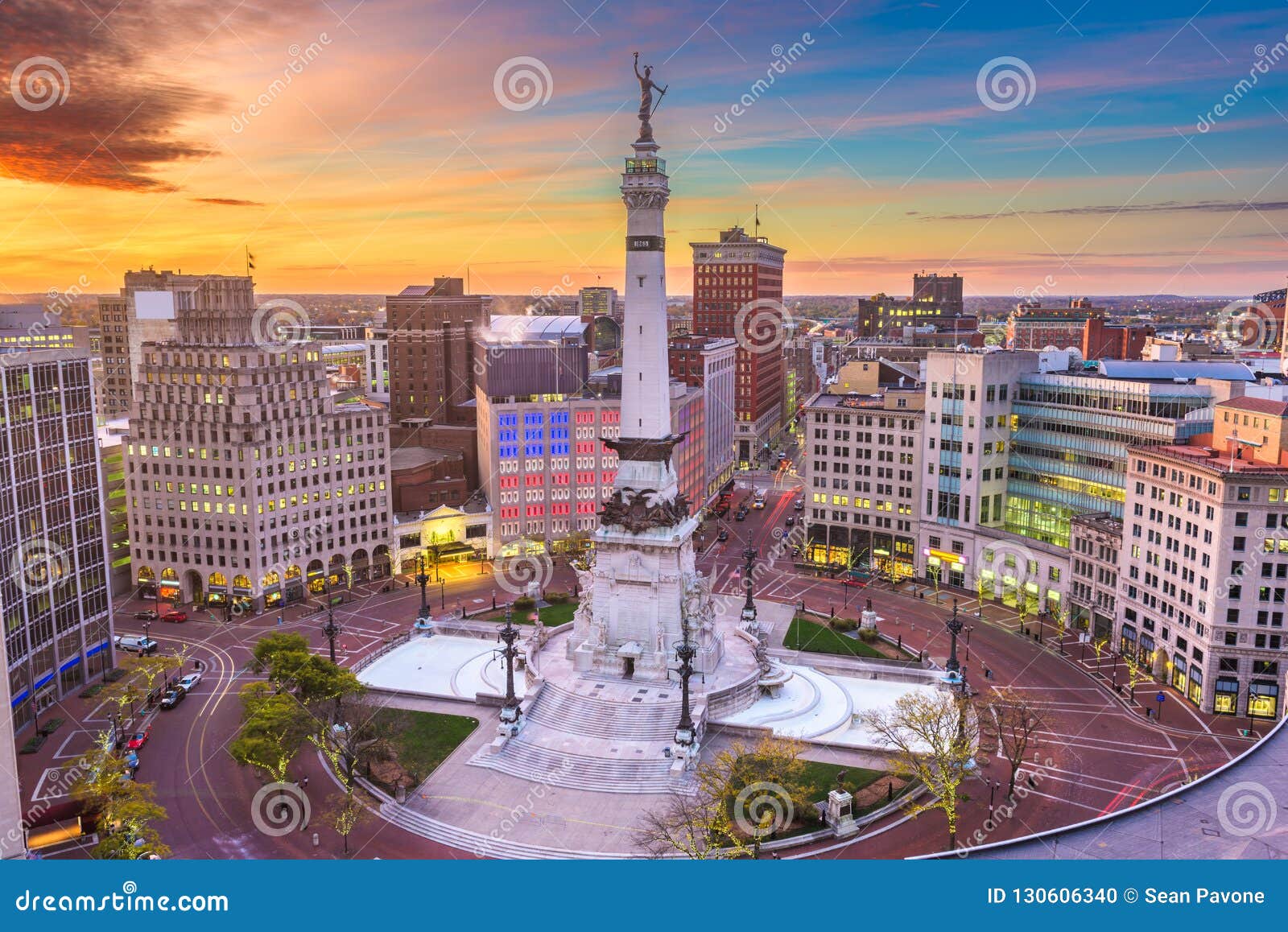 Indianapolis, Indiana, Arquitetura Da Cidade Dos EUA E Monumento Foto ...