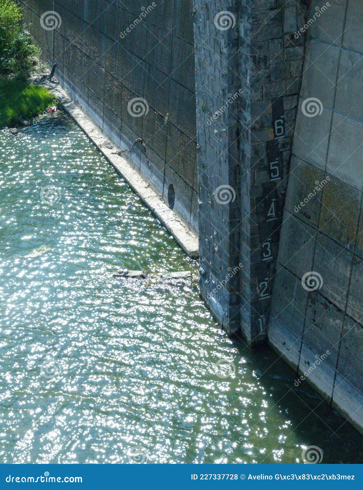 Indicator Level with Numbers of the Water Capacity of the Flow of a ...