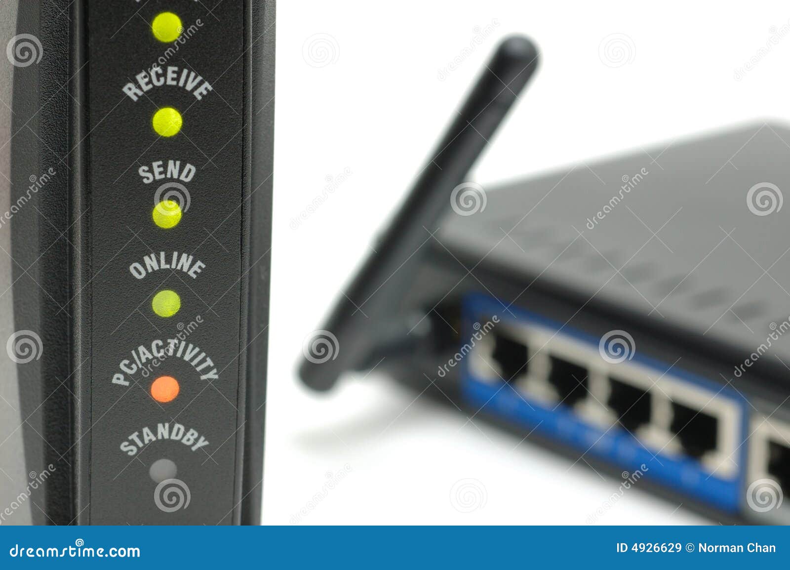 Indicatori Luminosi E Router Del Modem Immagine Stock - Immagine di ...