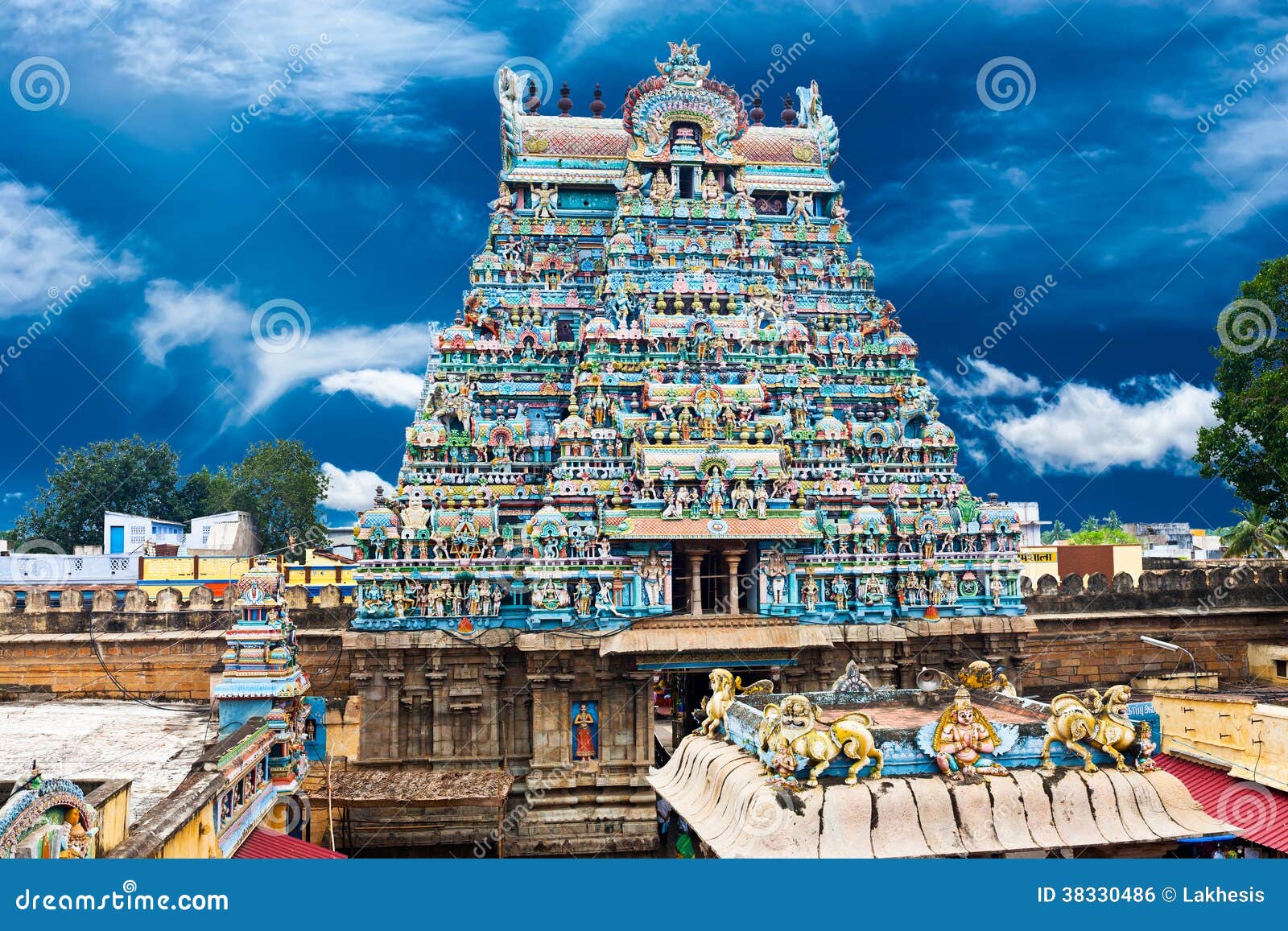 Indische Architectuur. De Tempel Van Sriranganathaswamy Stock Foto ...