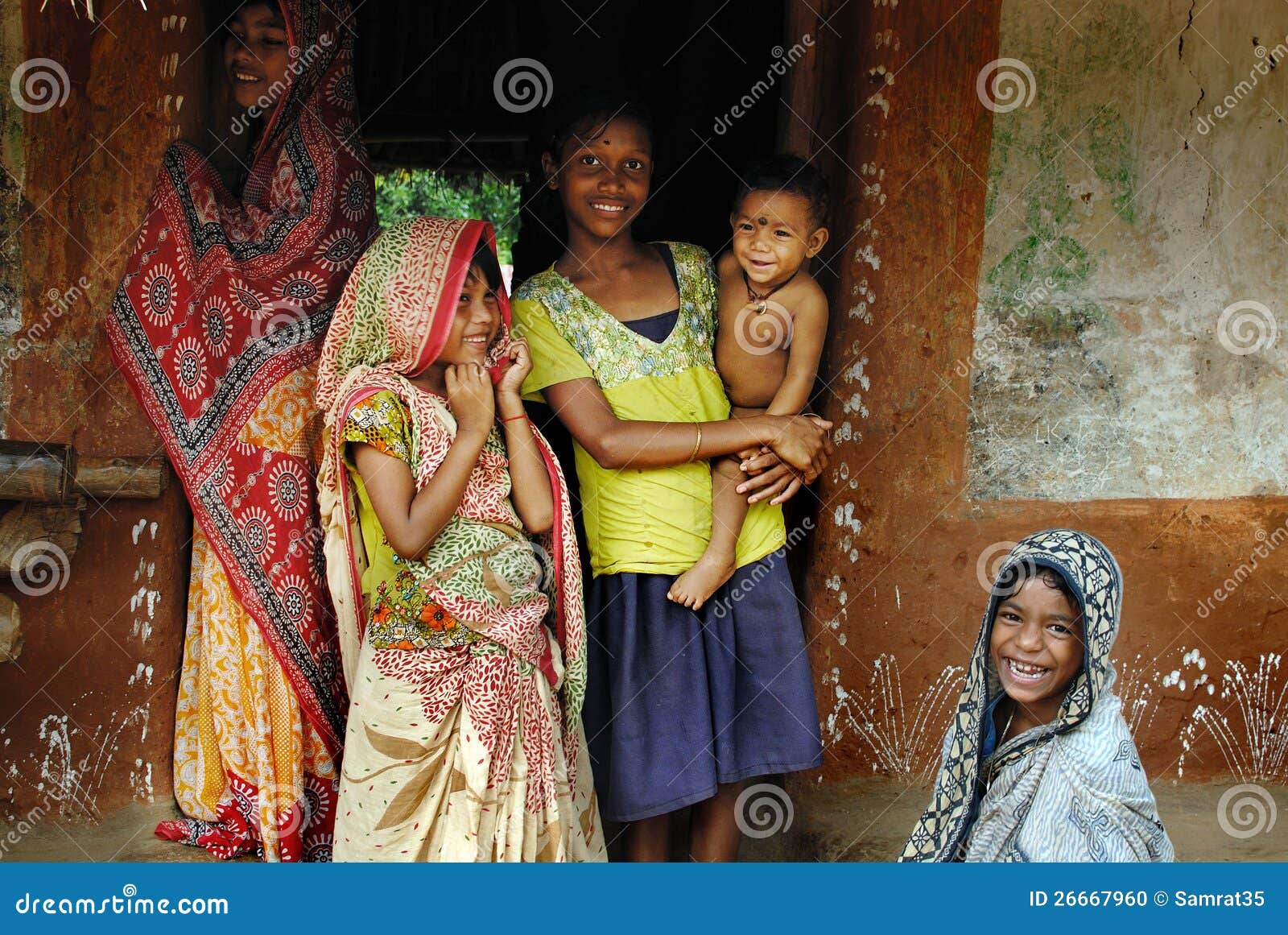 Indische kleding-Sari redactionele afbeelding. Image of zuigeling ...
