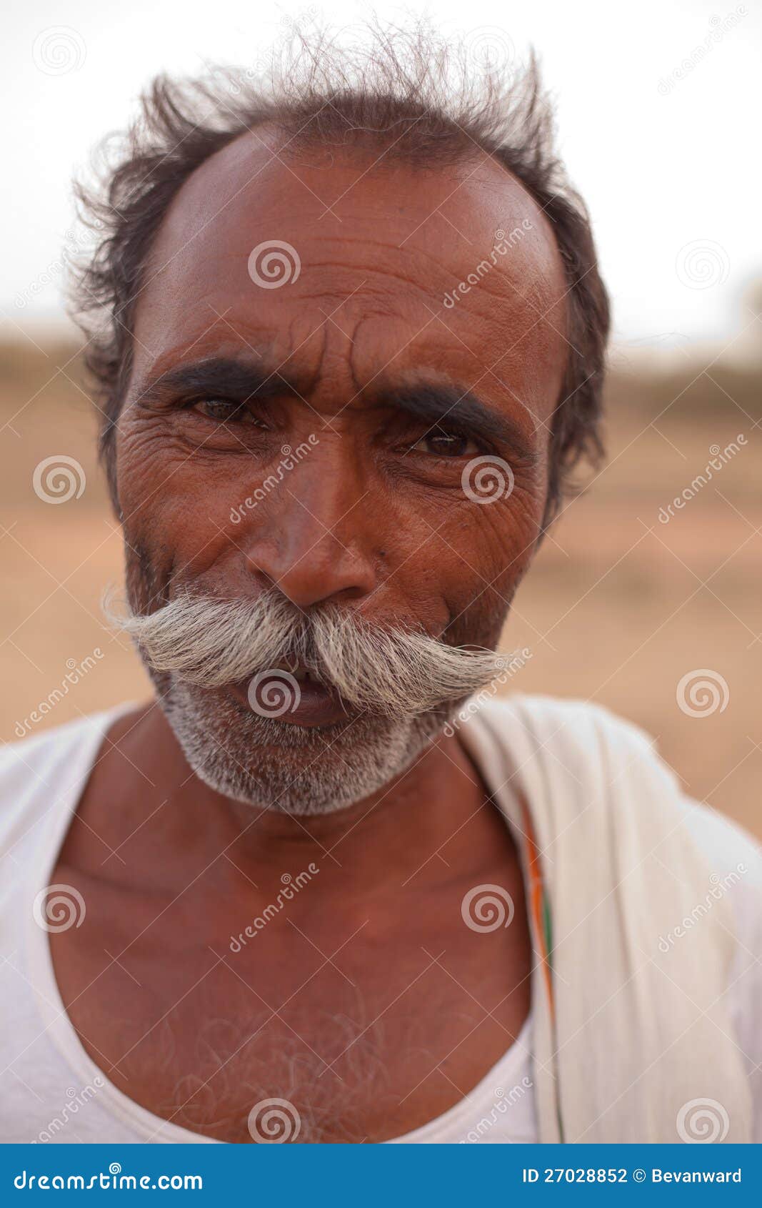 Indische Mens Met Stuursnor Redactionele Fotografie - Image of stoffig ...