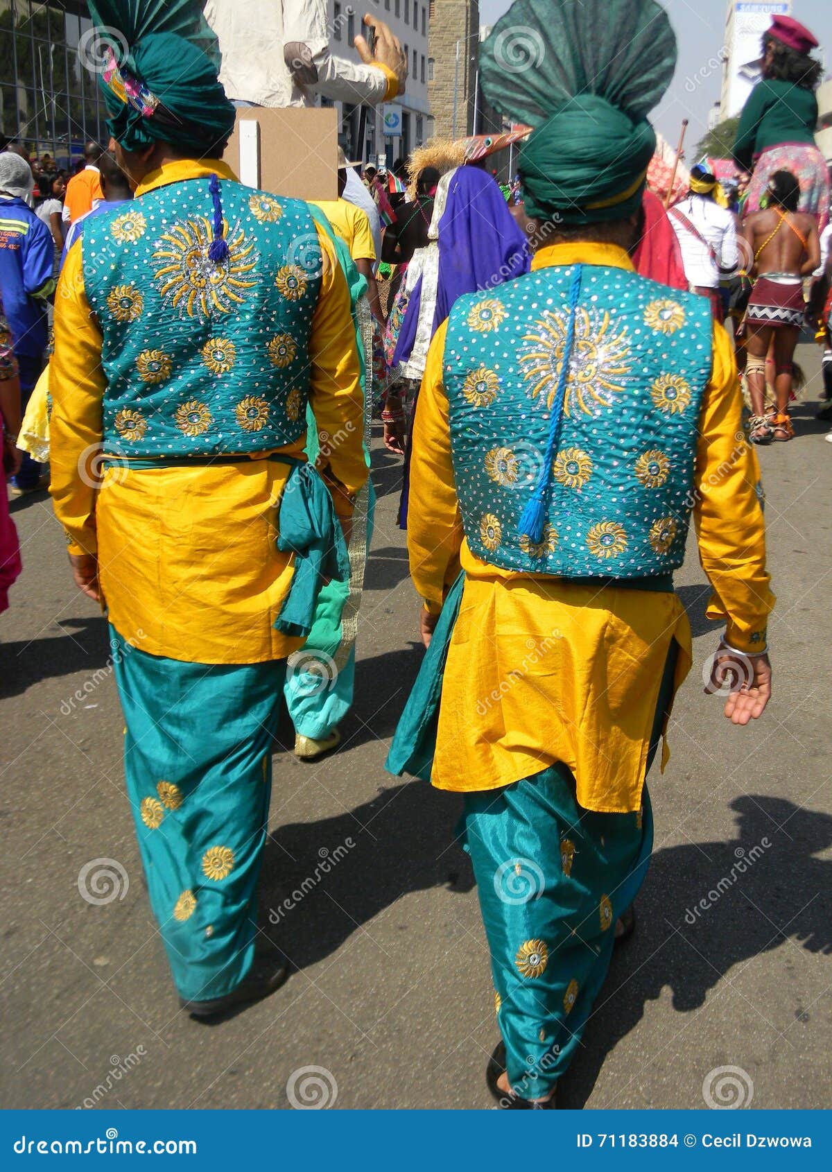 Indische Mensen in Traditionele Vulling Redactionele Stock Afbeelding ...