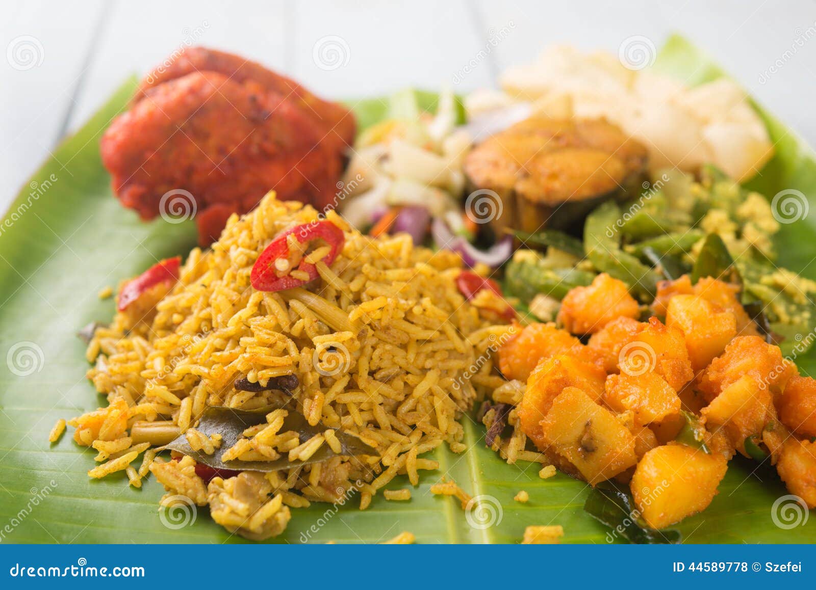 Indischer Biryani Reis Auf Bananenblatt Stockfoto - Bild von asiatisch ...