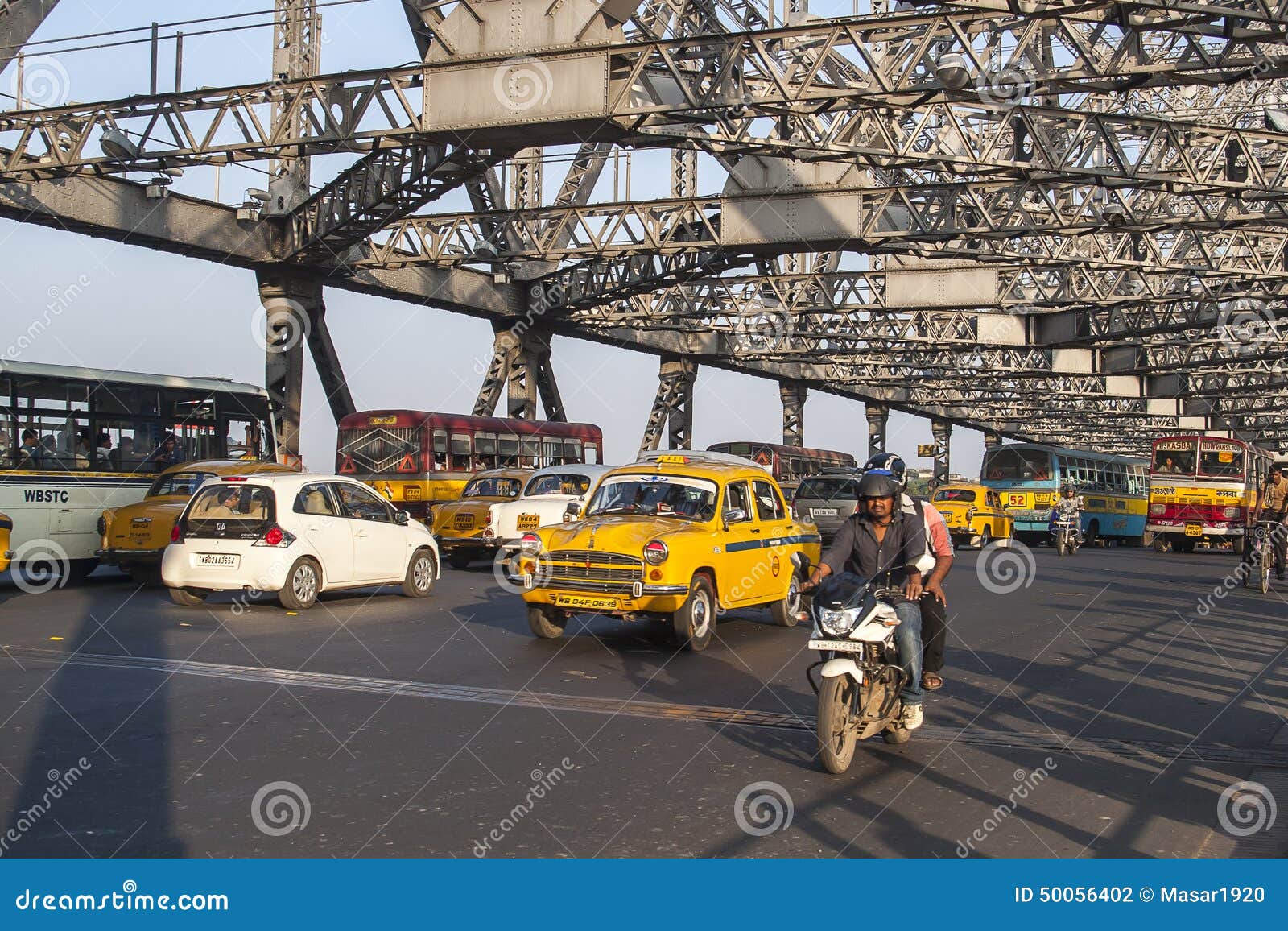 Indischer Bus redaktionelles stockfotografie. Bild von osten - 50056402