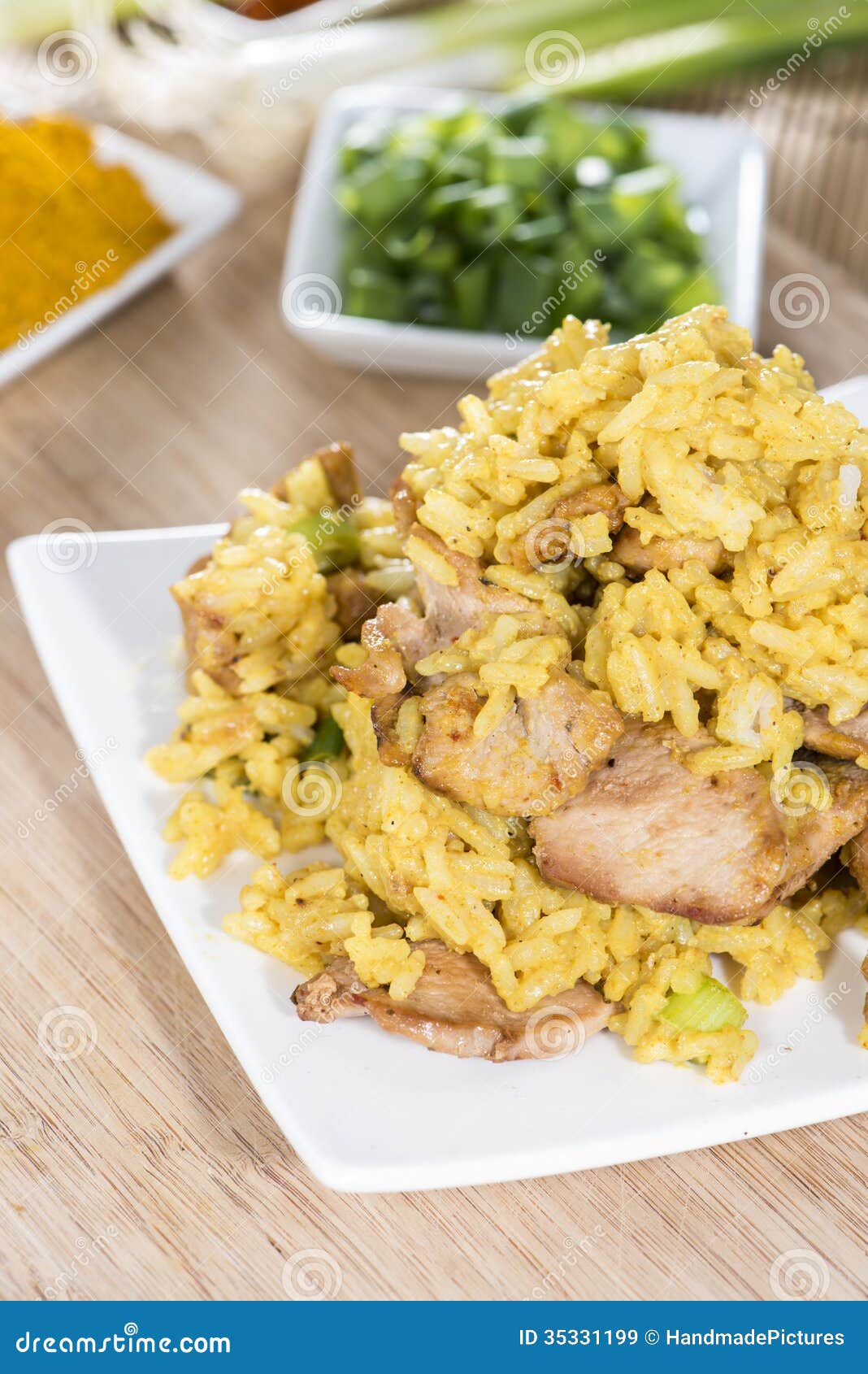 Indischer Reis mit Curry stockbild. Bild von platte, küche - 35331199