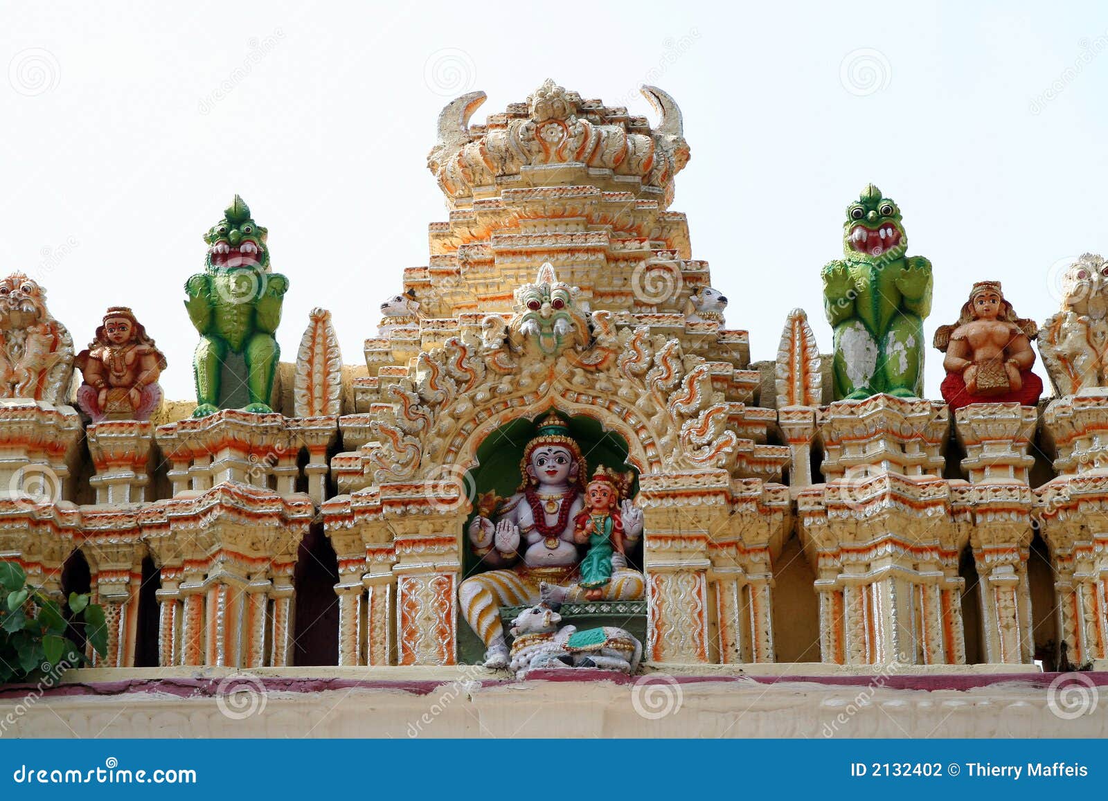 Indischer Tempel stockfoto. Bild von kunst, reise, bunt - 2132402