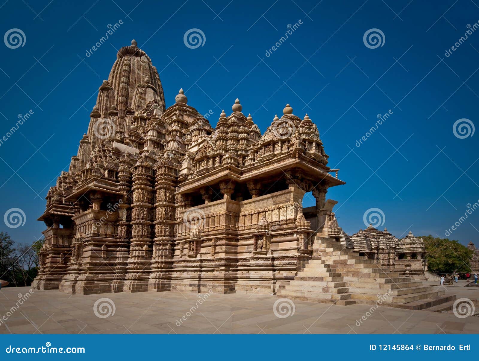 Indischer Tempel Bei Khajuraho Stockfoto - Bild von welt, skulptur ...