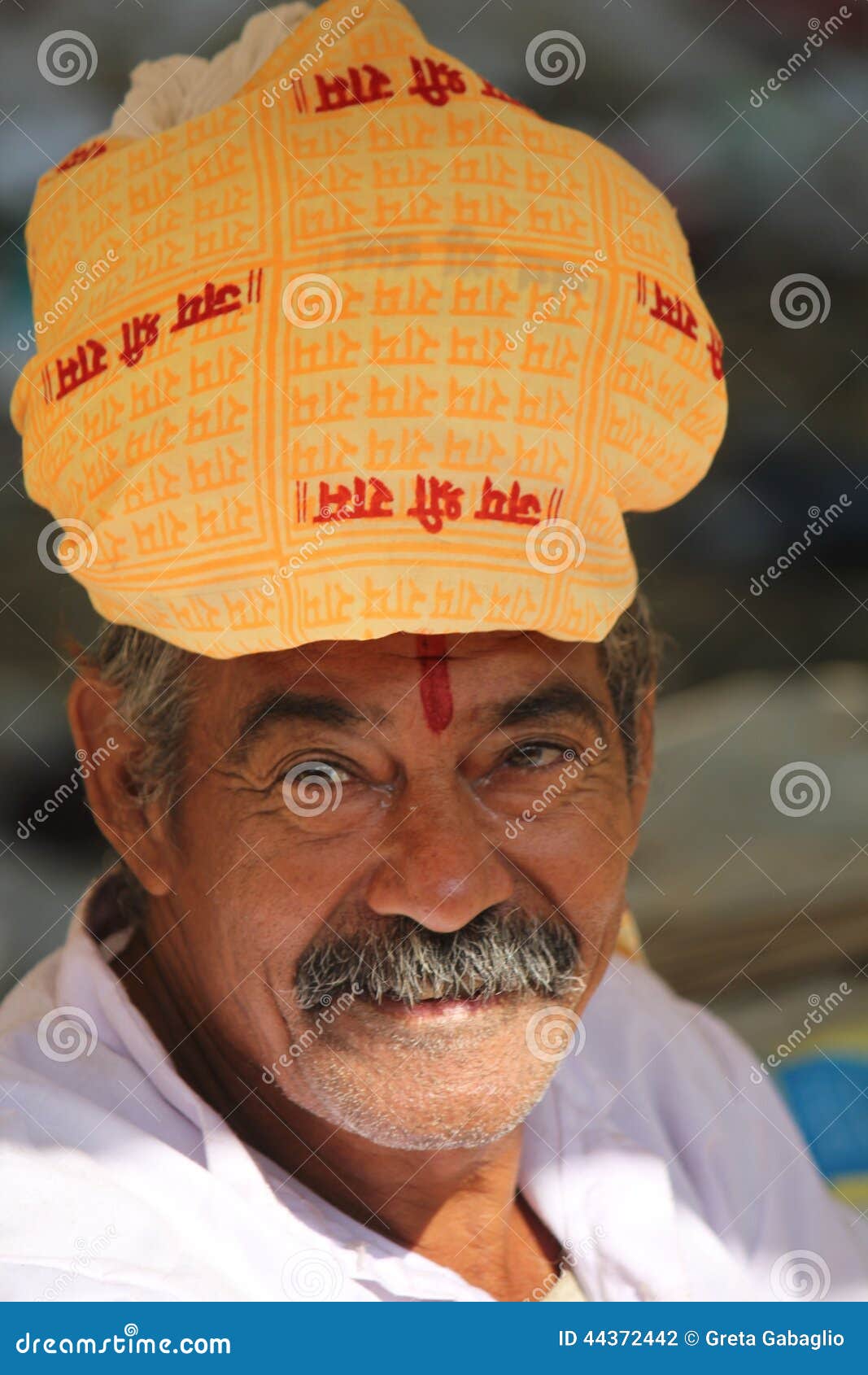 Indisk man med turbanen redaktionell arkivbild. Bild av tecken - 44372442