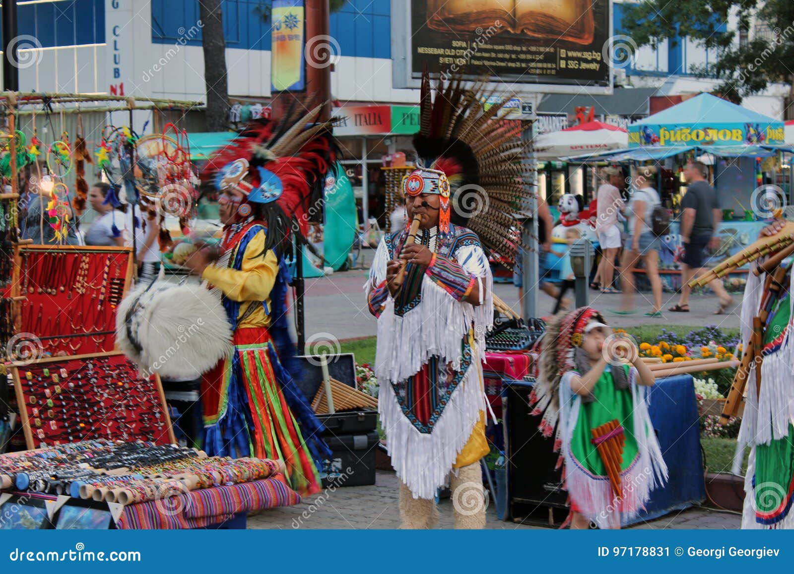 Indisk musik redaktionell bild. Bild av luft, musik, gata - 97178831