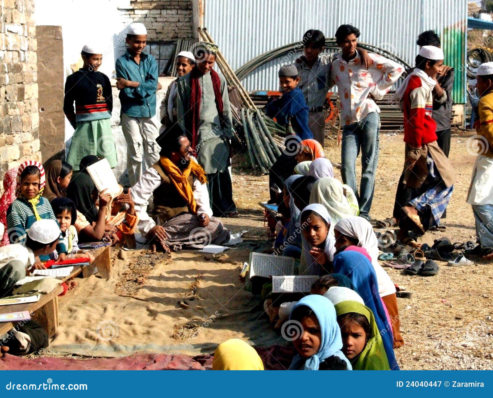 Indiska barn redaktionell arkivbild. Bild av folk, pojke - 24040447