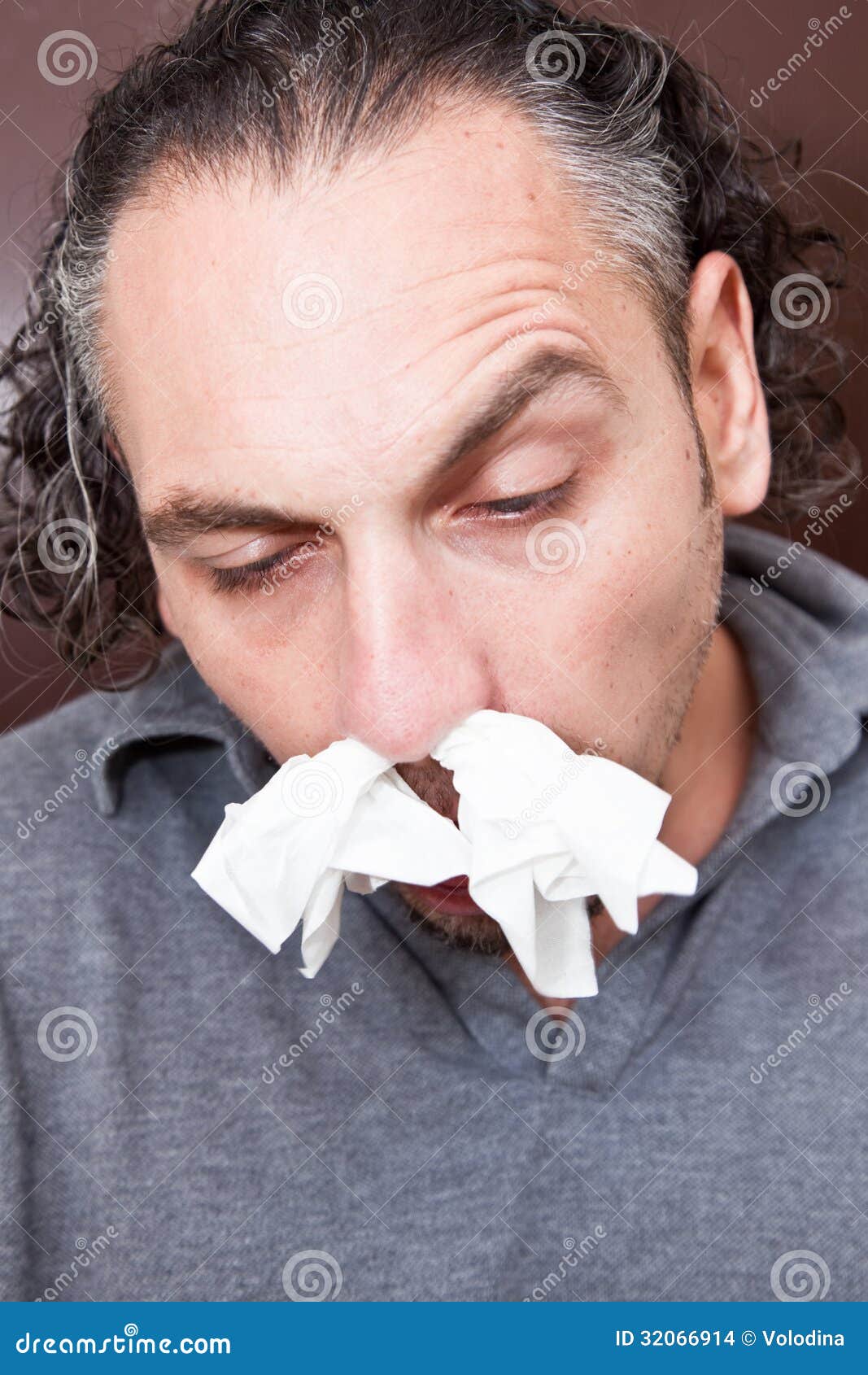 Individuo con mocos foto de archivo. Imagen de persona - 32066914
