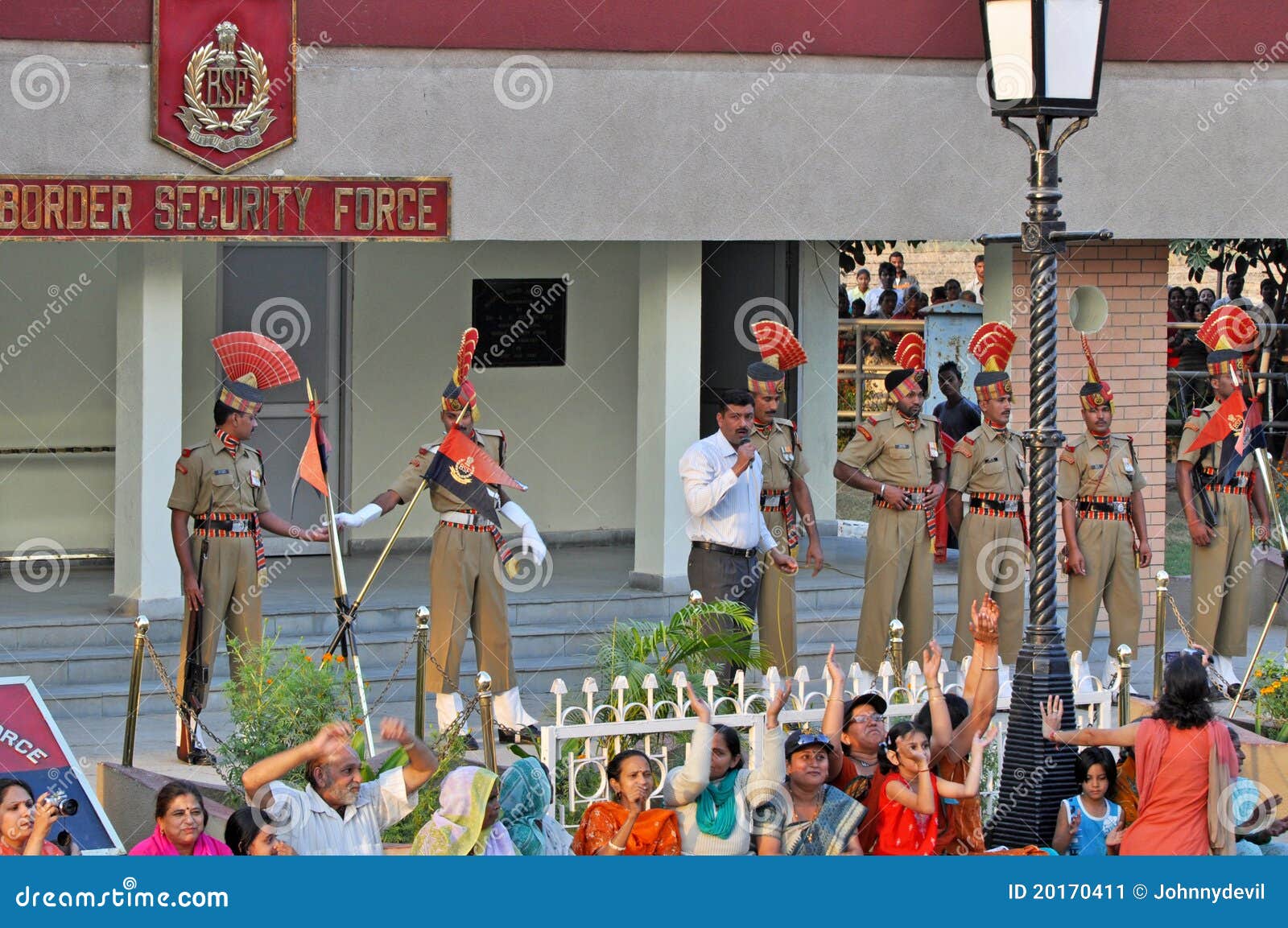 Indo-Pakistan Border editorial photo. Image of building - 20170411