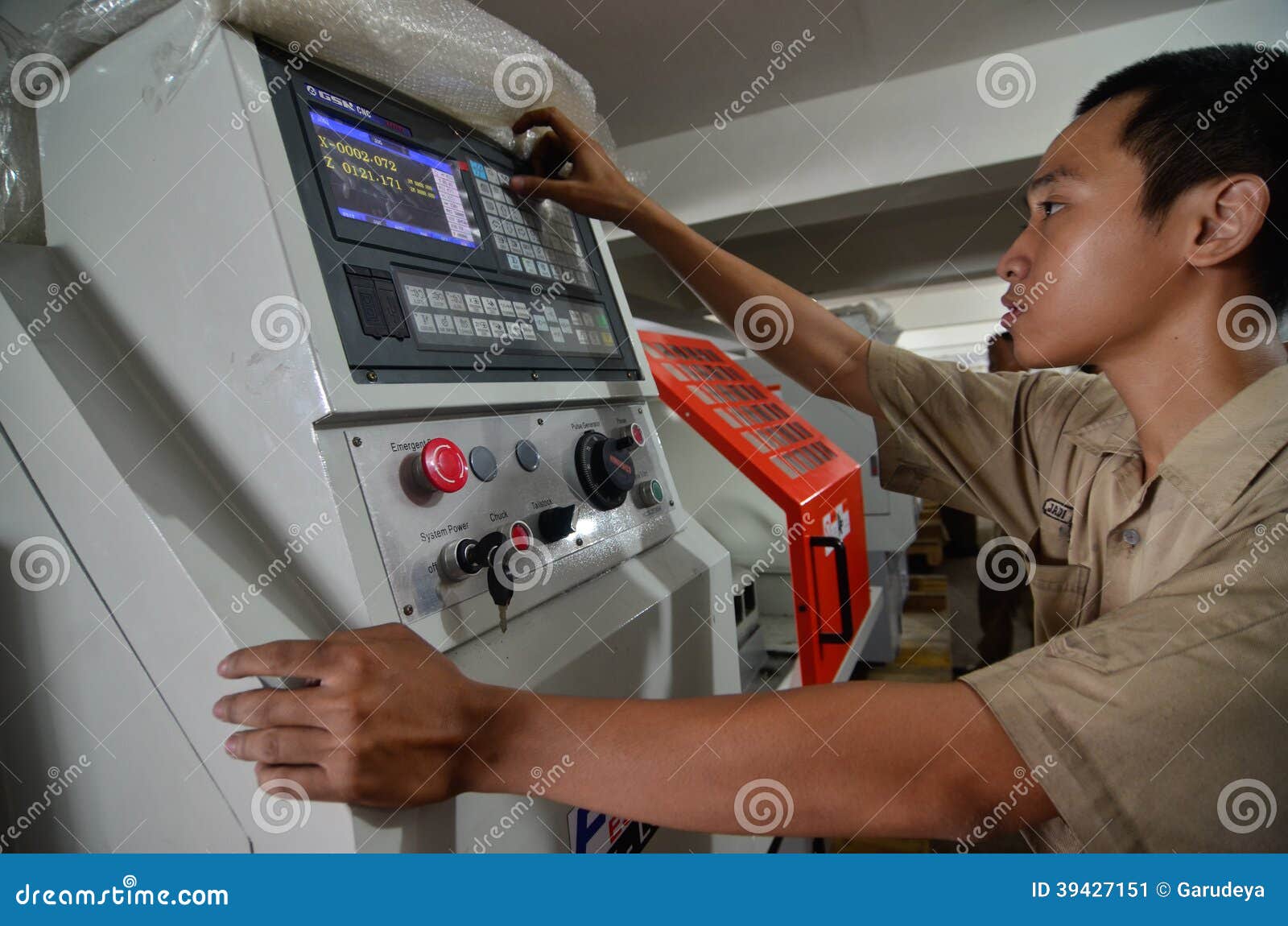 INDONESIA MANUFACTURE STUDENTS Editorial Photo - Image of assemble ...