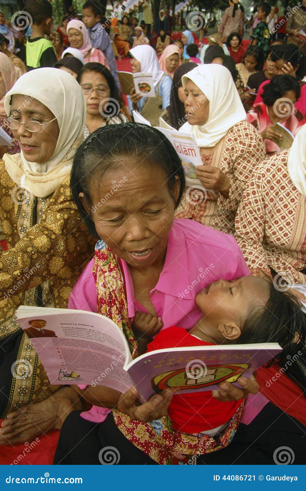 INDONESIA people editorial photo. Image of java, growing - 44086721