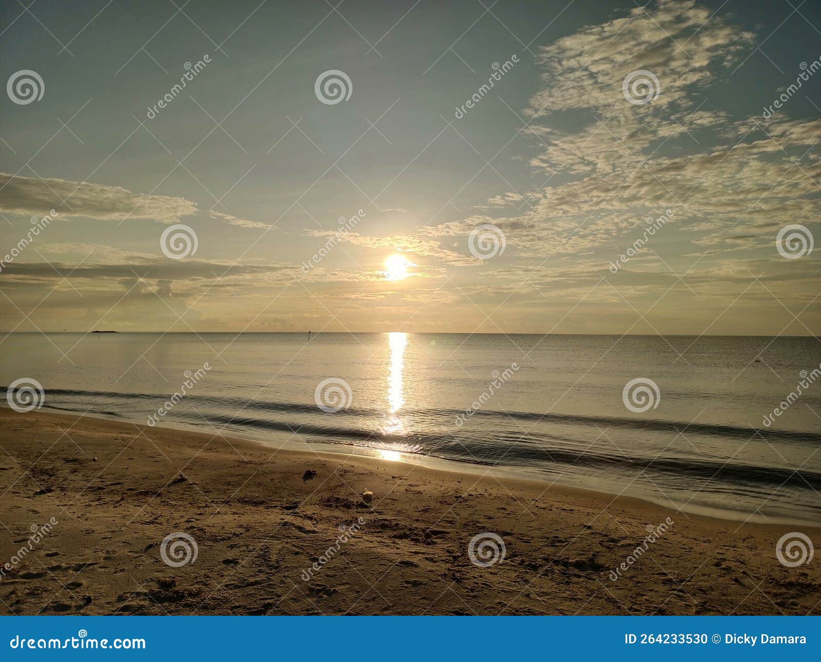 Indonesia Sunrise Matahari Pagi Ocean Stock Photo - Image of matahari ...