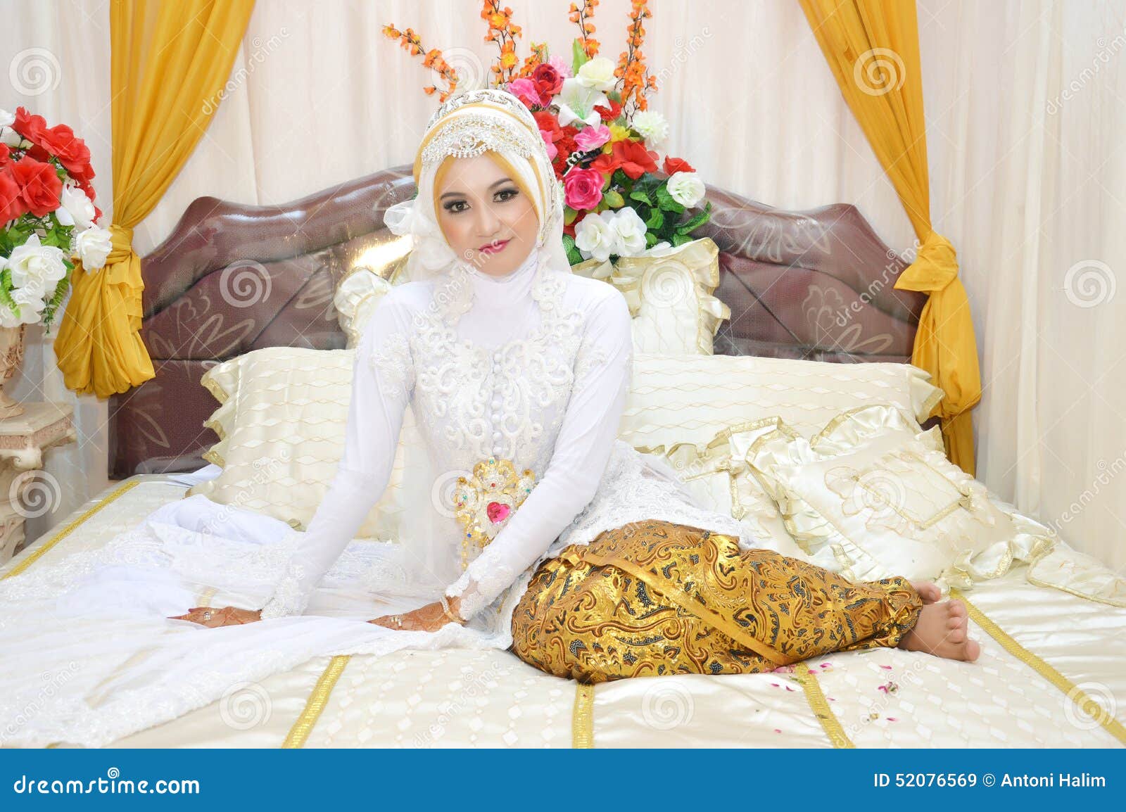 Indonesian bride stock image. Image of bride, culture - 52076569