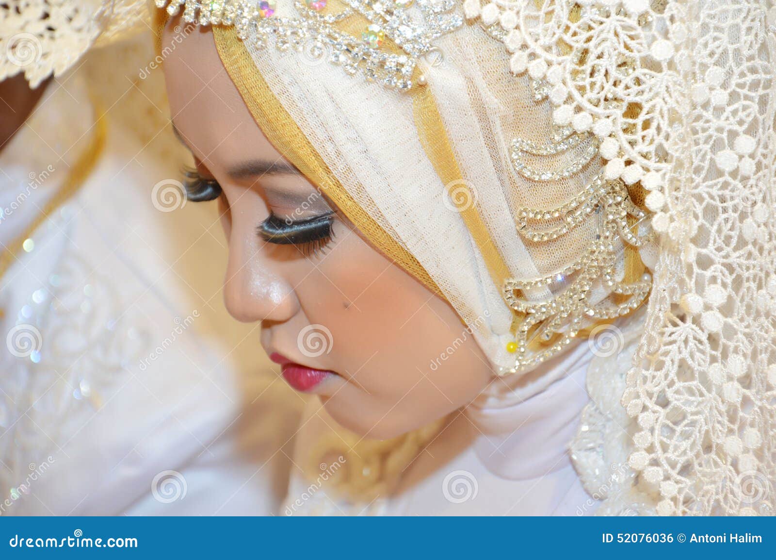 Indonesian bride stock photo. Image of bride, decorative - 52076036