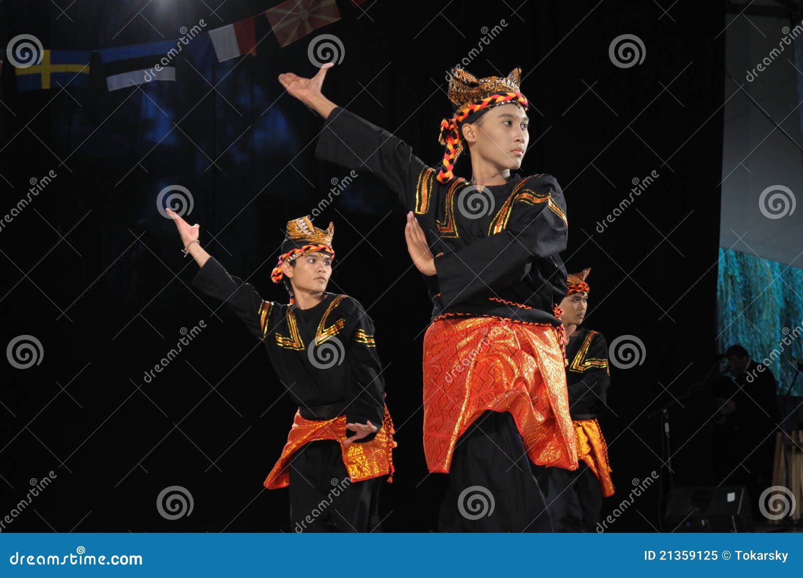 Indonesian folklore editorial image. Image of dark, dance - 21359125