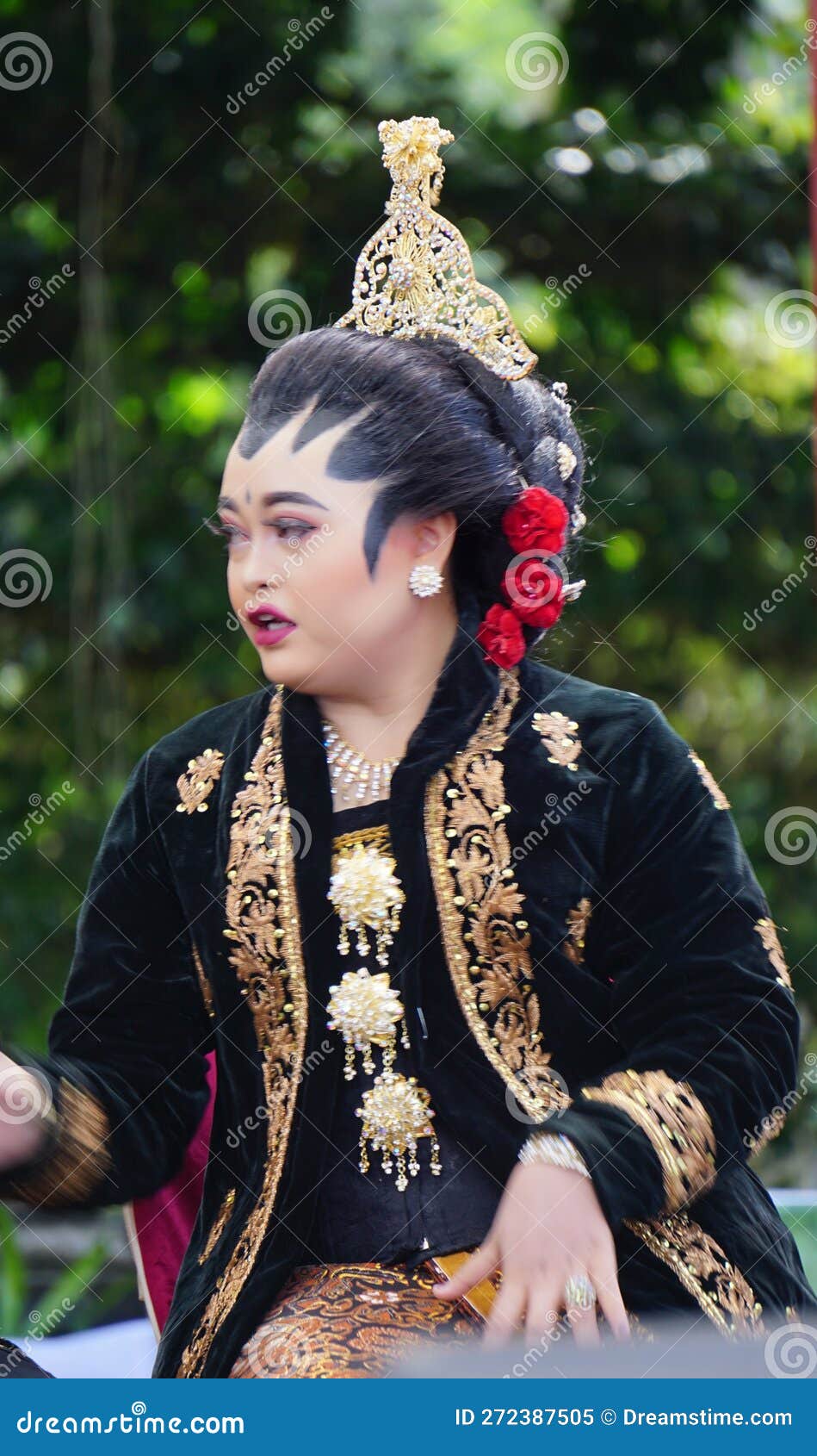 Indonesian with a Javanese Wedding Dress Editorial Image - Image of ...