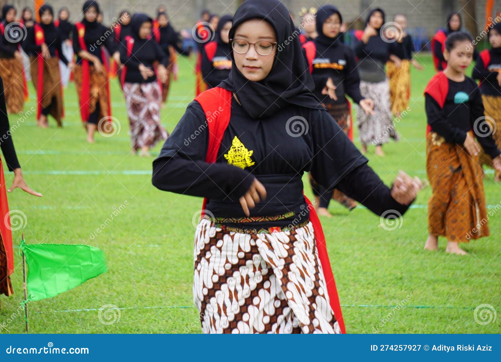 Indonesian Performing Gambyong Dance. this Dance Comes from Central ...
