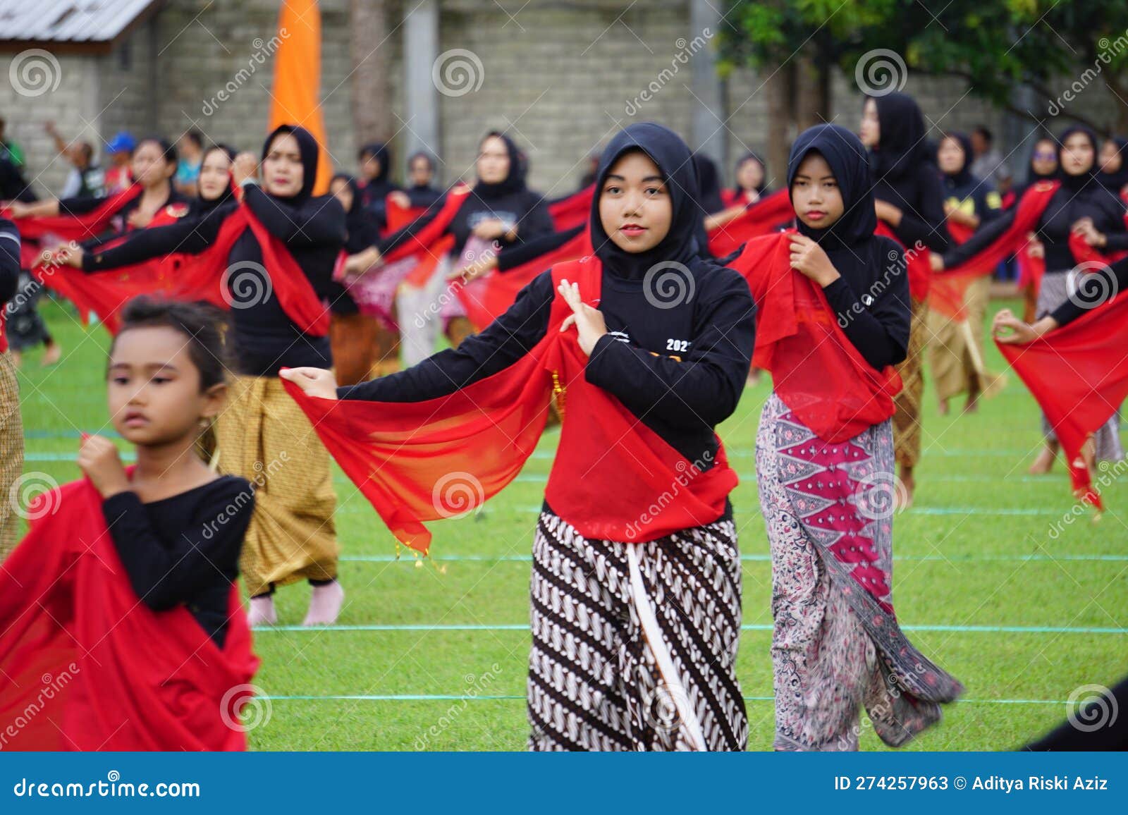 Indonesian Performing Gambyong Dance. this Dance Comes from Central ...