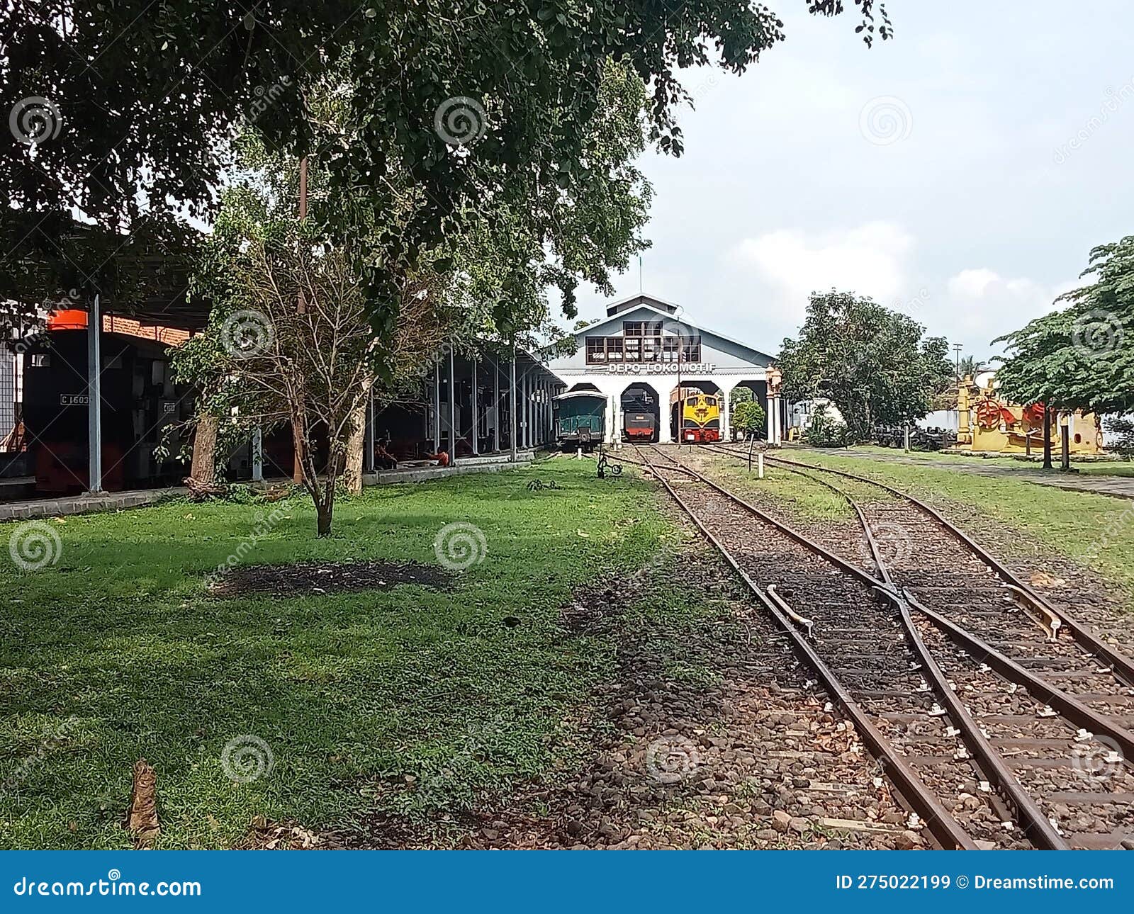 Indonesian Railway Officials Are Manually Filling Water Into The Train ...