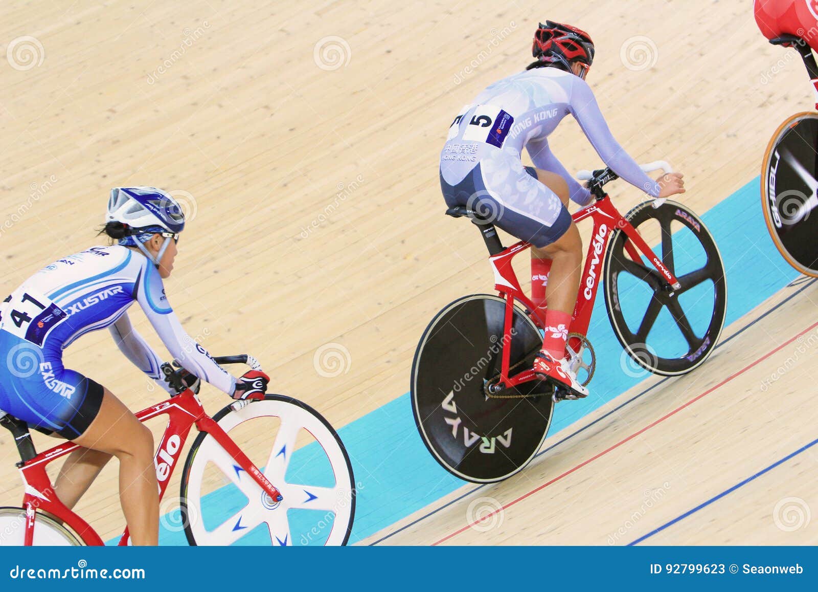 Indoor track cycling editorial stock photo. Image of peloton - 92799623