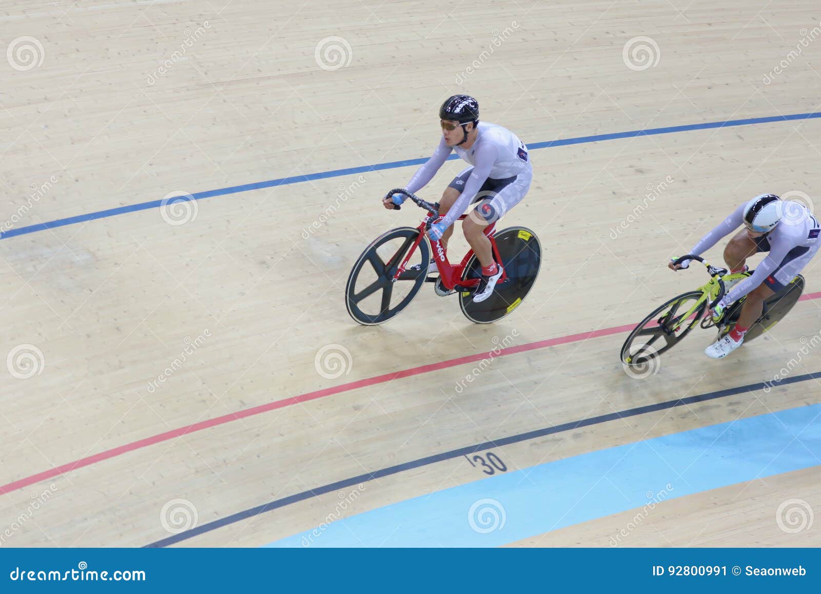 Indoor track cycling editorial photo. Image of motion - 92800991