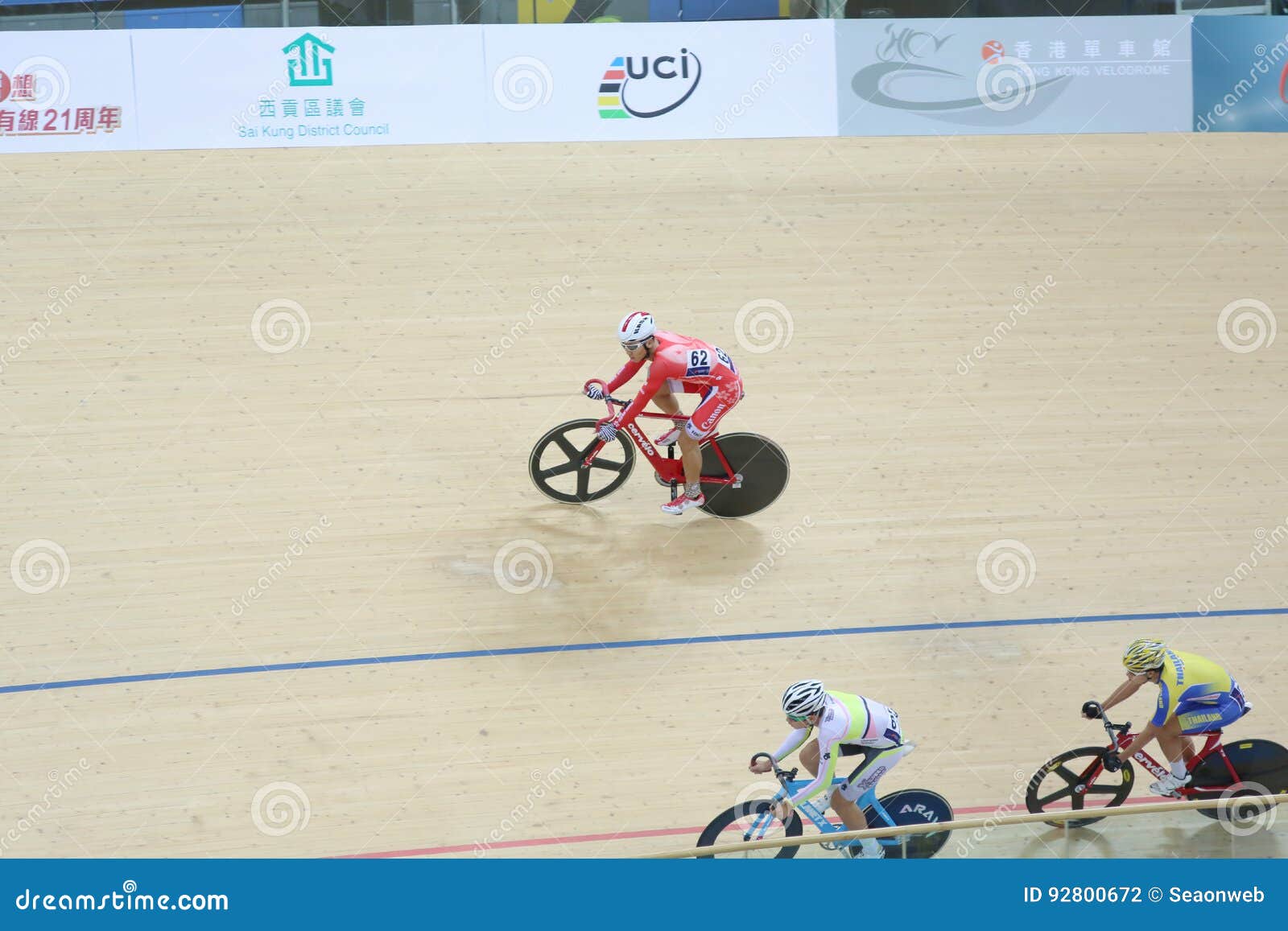 Indoor track cycling editorial photography. Image of peloton - 92800672