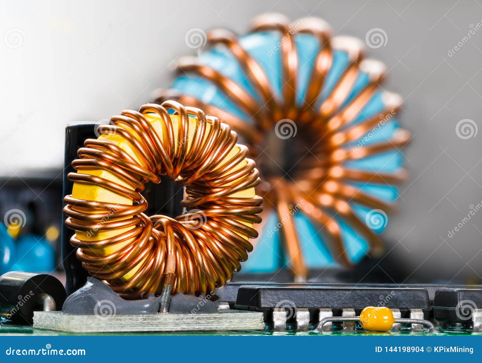 Inductors Detail Copper Wire Winding Magnetic Ferrite Core Inverter