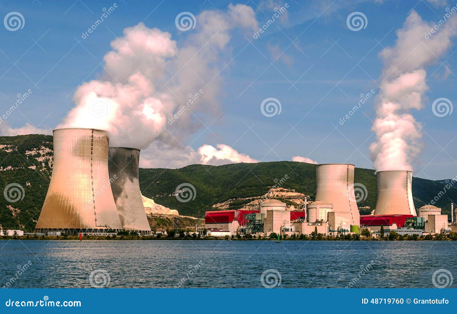 Industria della Francia fotografia stock. Immagine di camino - 48719760