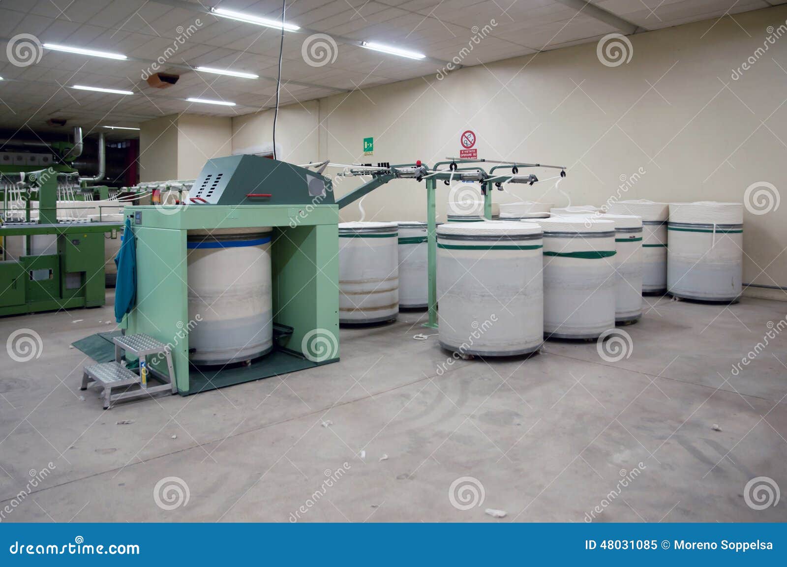 Industria Textil - Departamento De Cardado Imagen de archivo - Imagen ...