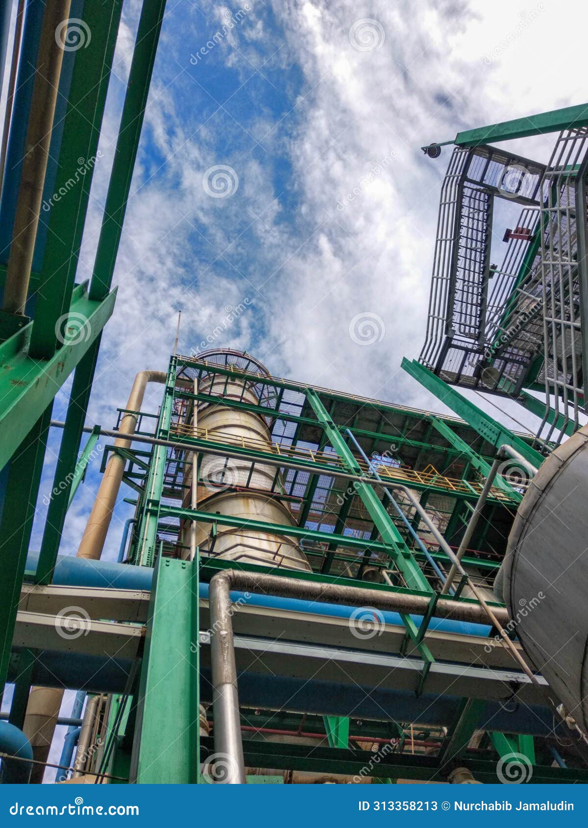 Distillation Column Tower Stock Photography | CartoonDealer.com #306482480