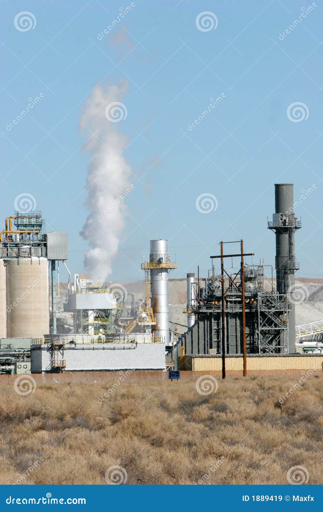 Industrial Building Polluting Air Stock Image - Image of chemical ...
