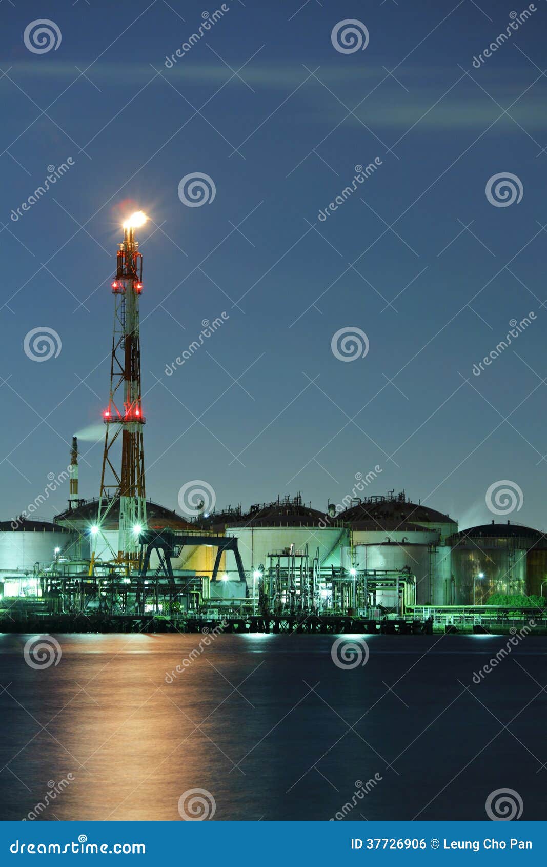 Industrial Complex at Night Stock Photo - Image of structure, refinery ...