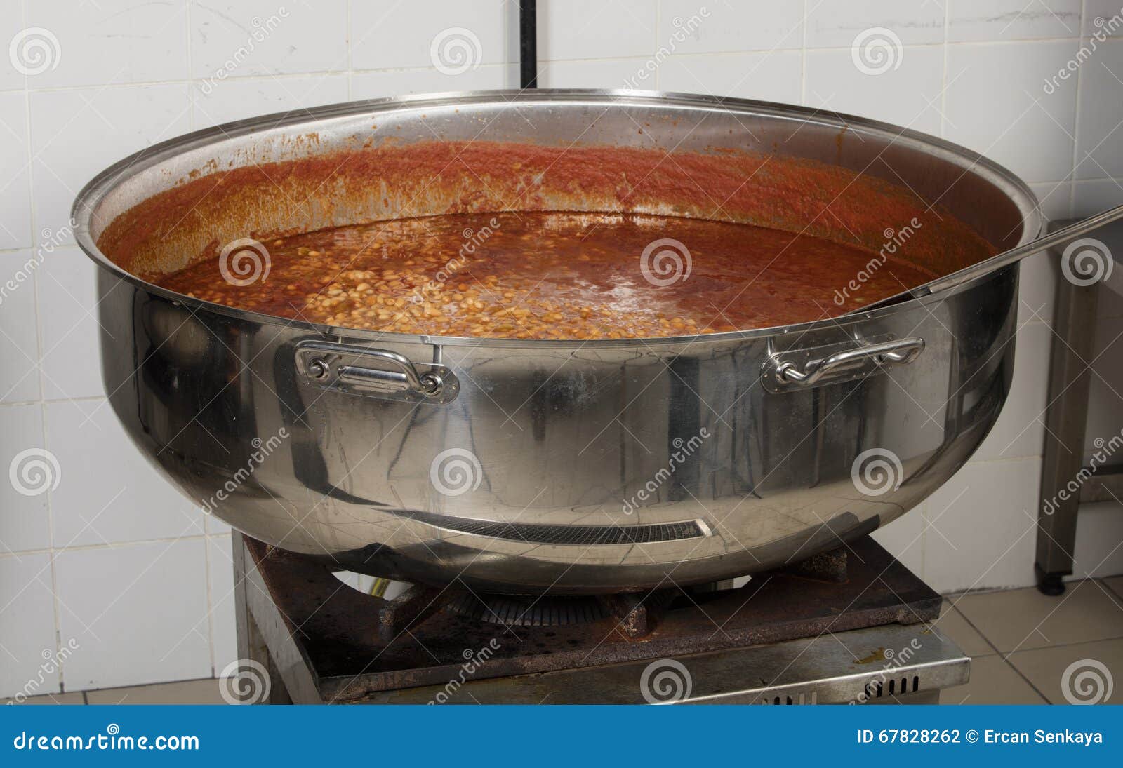 Industrial Cooking Restaurant Kitchen Equipment- Cooking Beans Stock ...