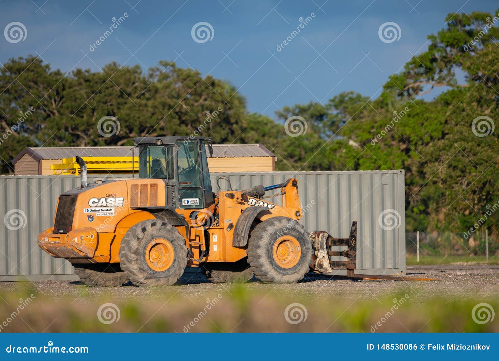 Industrial Fork Lift 821F Wheel Loader Editorial Photo - Image of lift ...