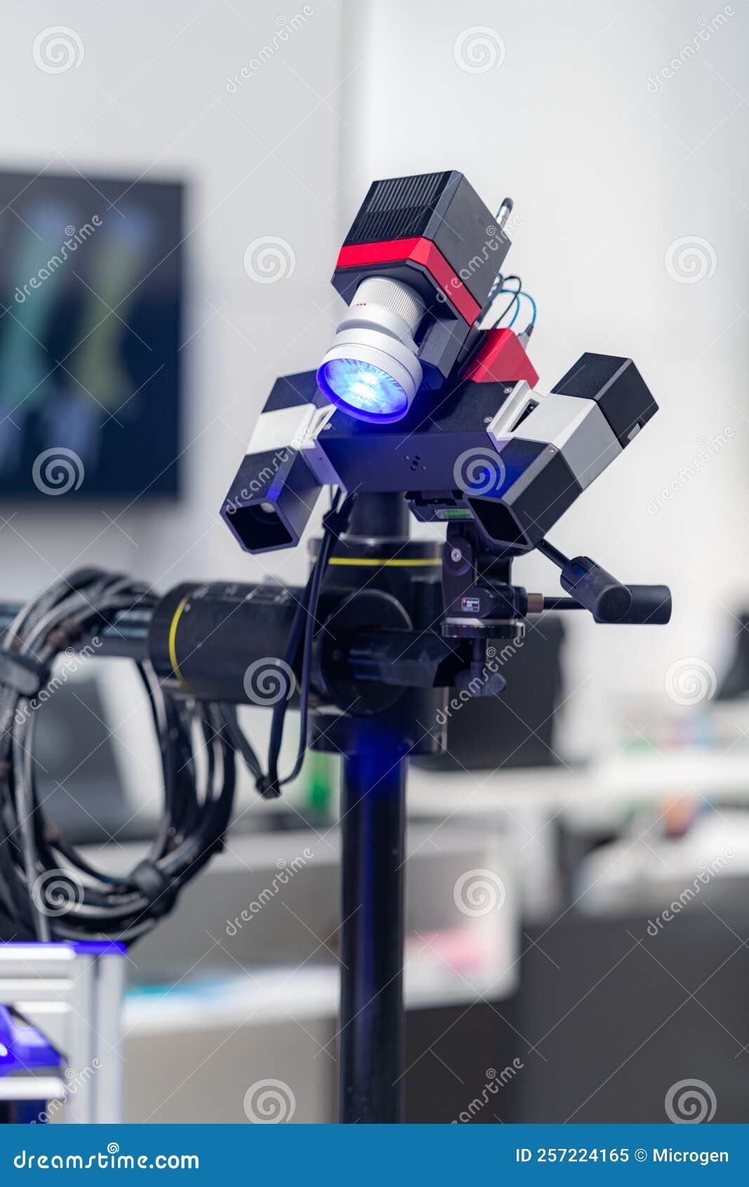 Industrial Optical 3D Scanner Stock Image - Image of scan, process ...