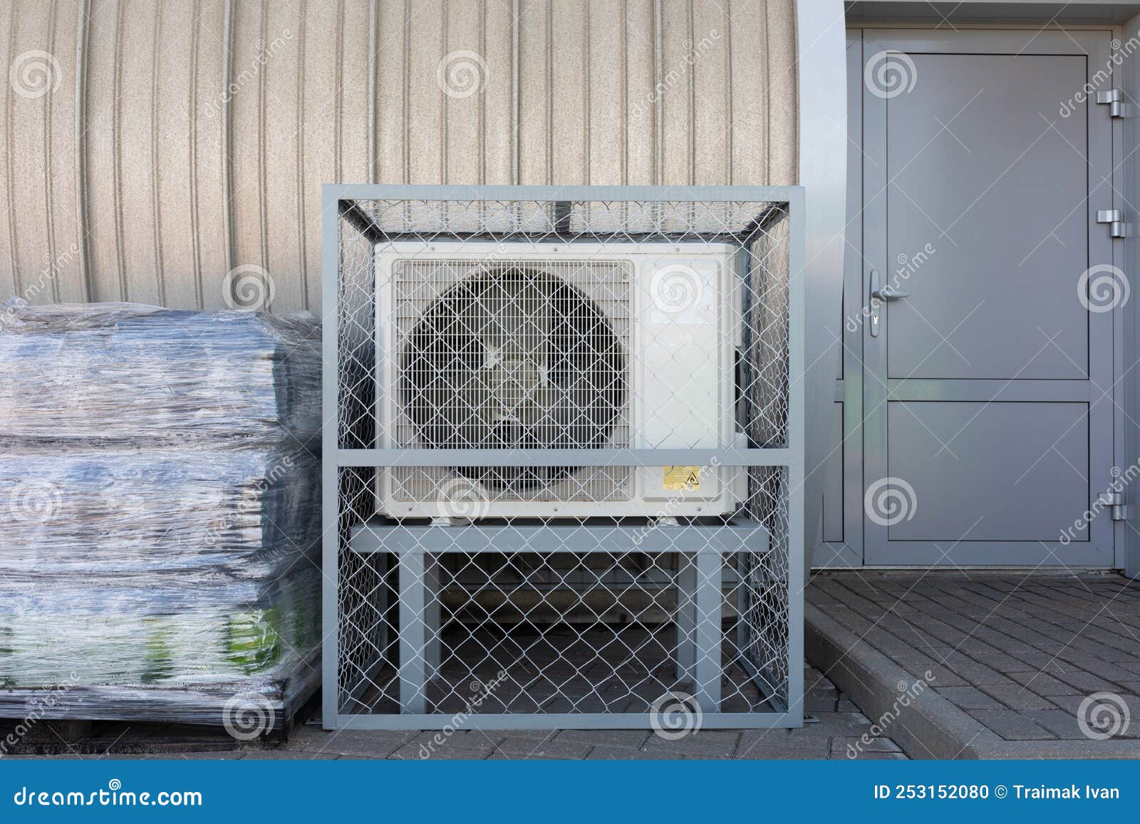 Industrial Outdoor Condensing Unit of the Air Conditioning Unit Stock ...